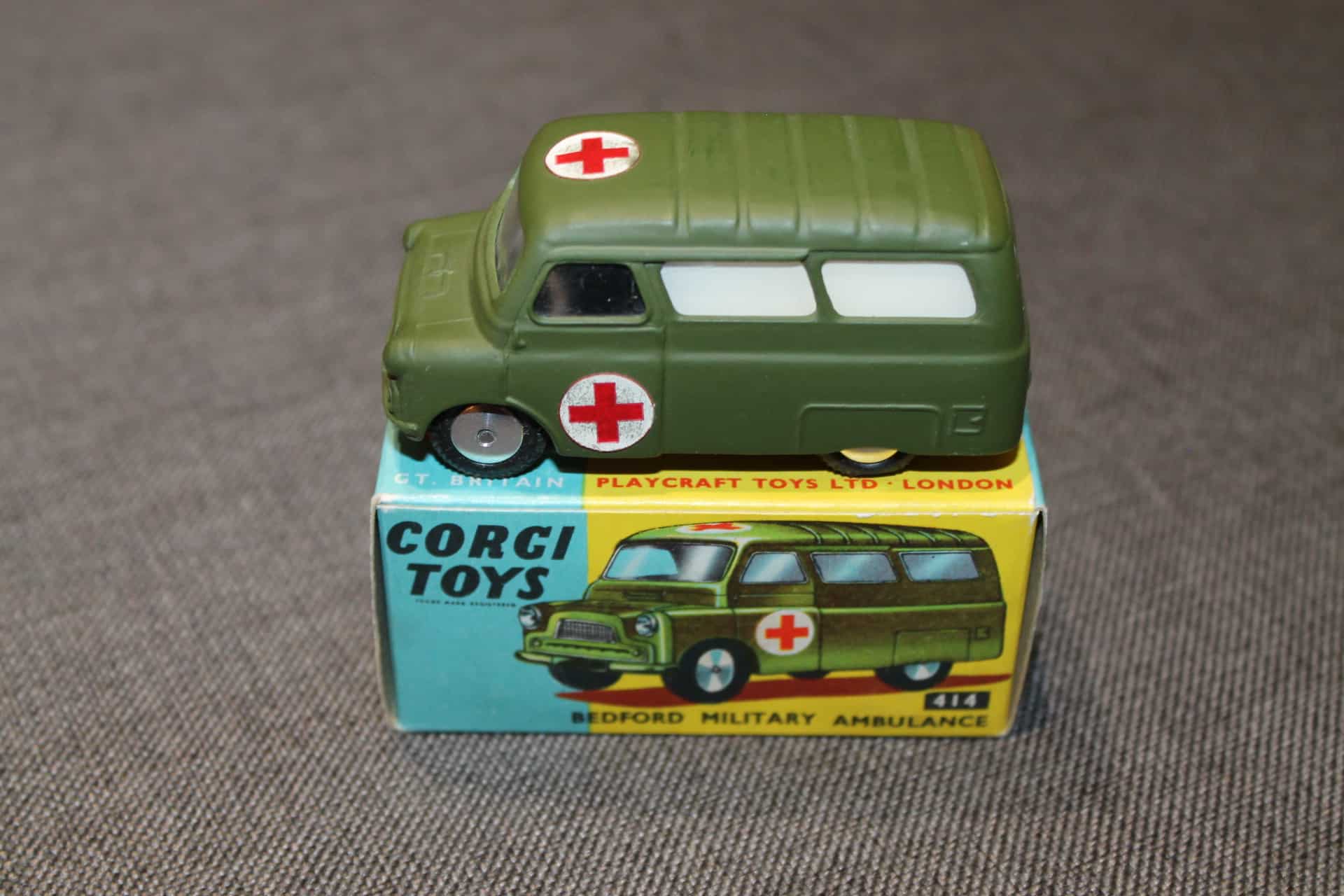 Corgi Toys 414 Bedford Military Ambulance - Diecast