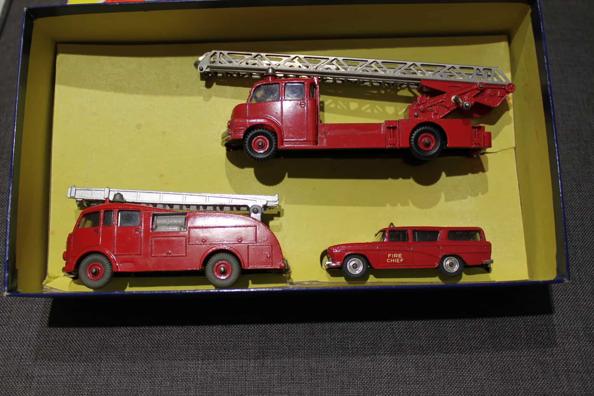 Dinky Toys 957 Fire Service Set - Diecast