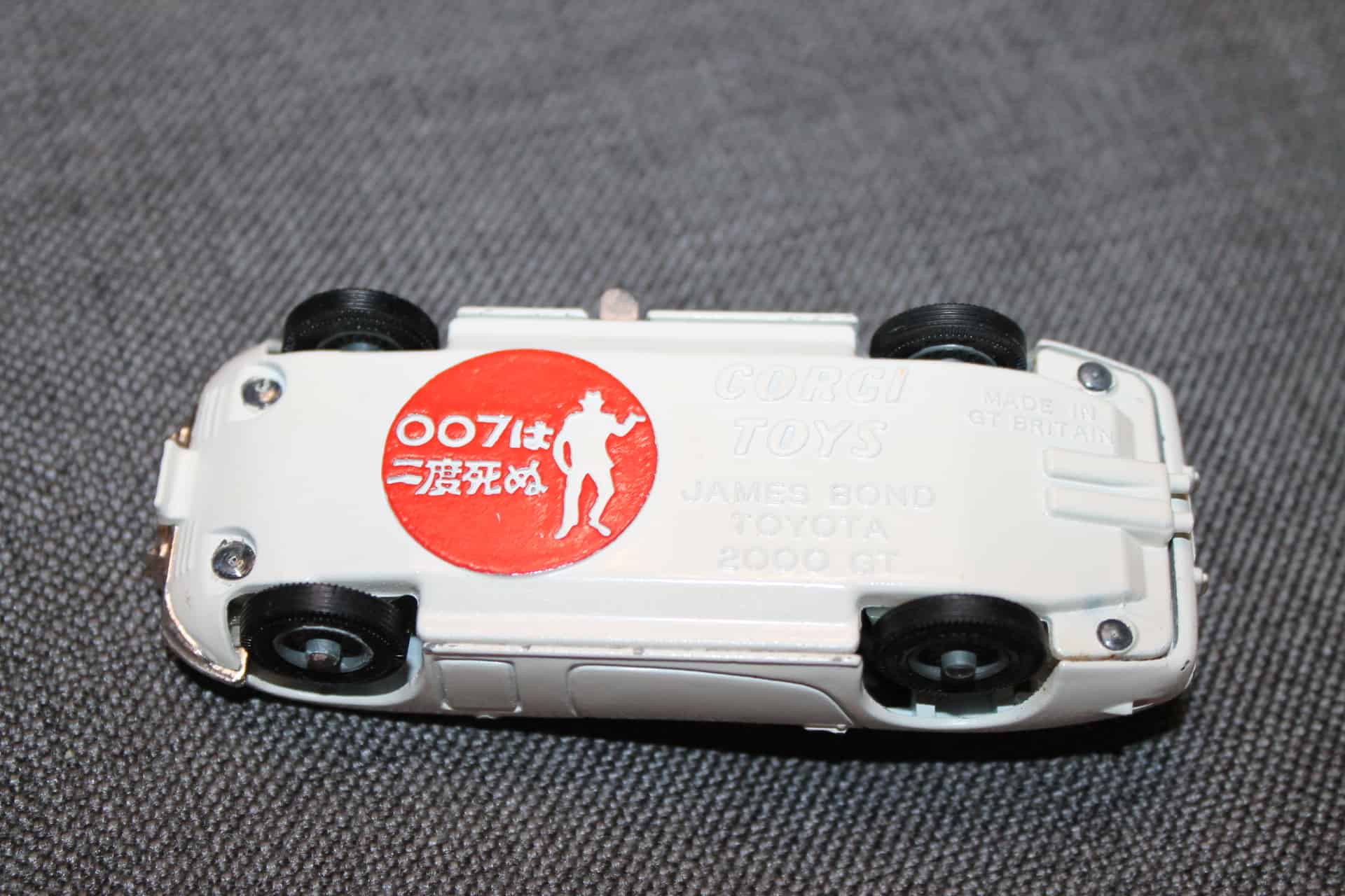 Corgi 336 James Bond Toyota 2000GT | white | Almost Mint