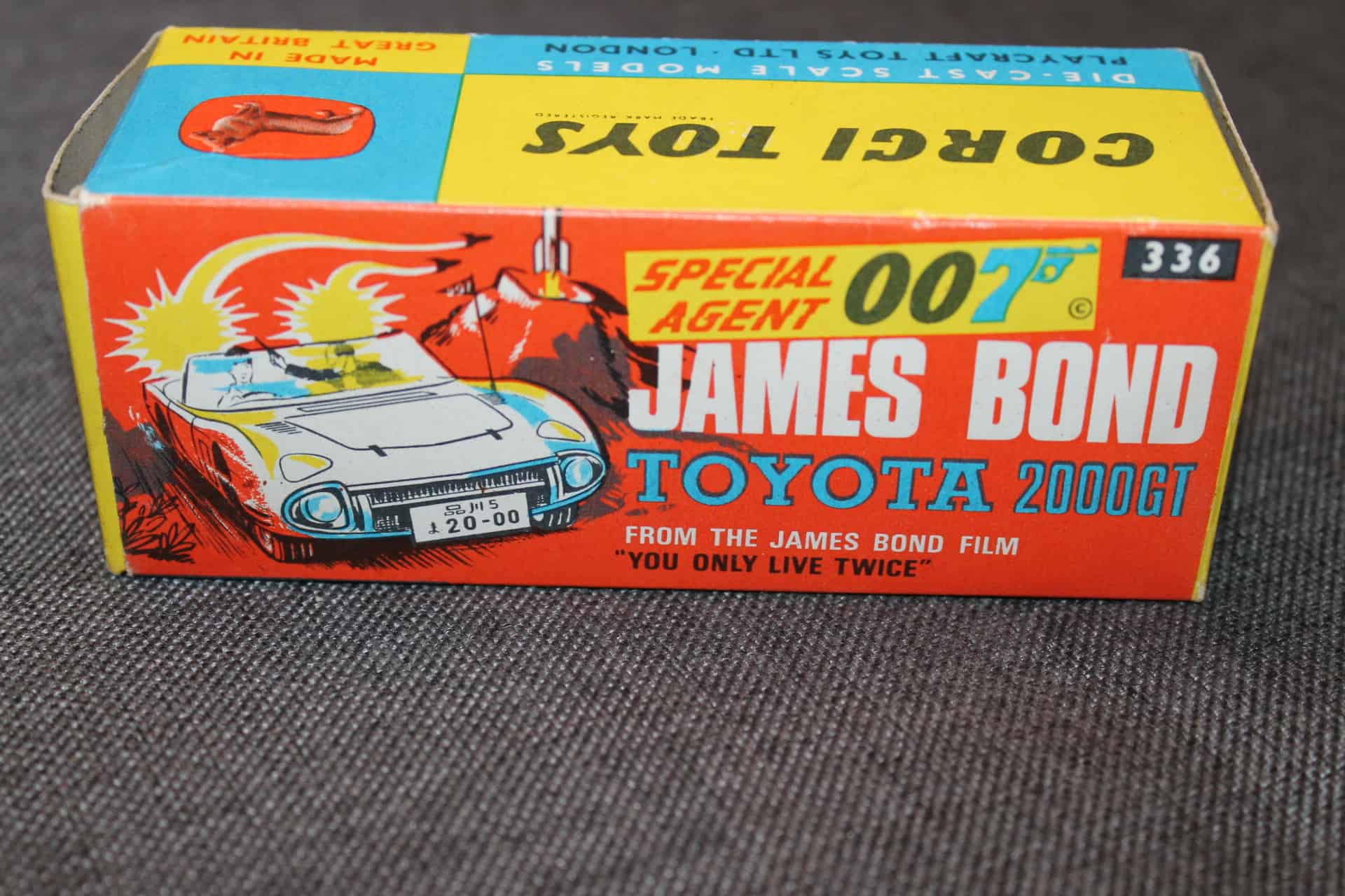 Corgi 336 James Bond Toyota 2000GT | white | Almost Mint