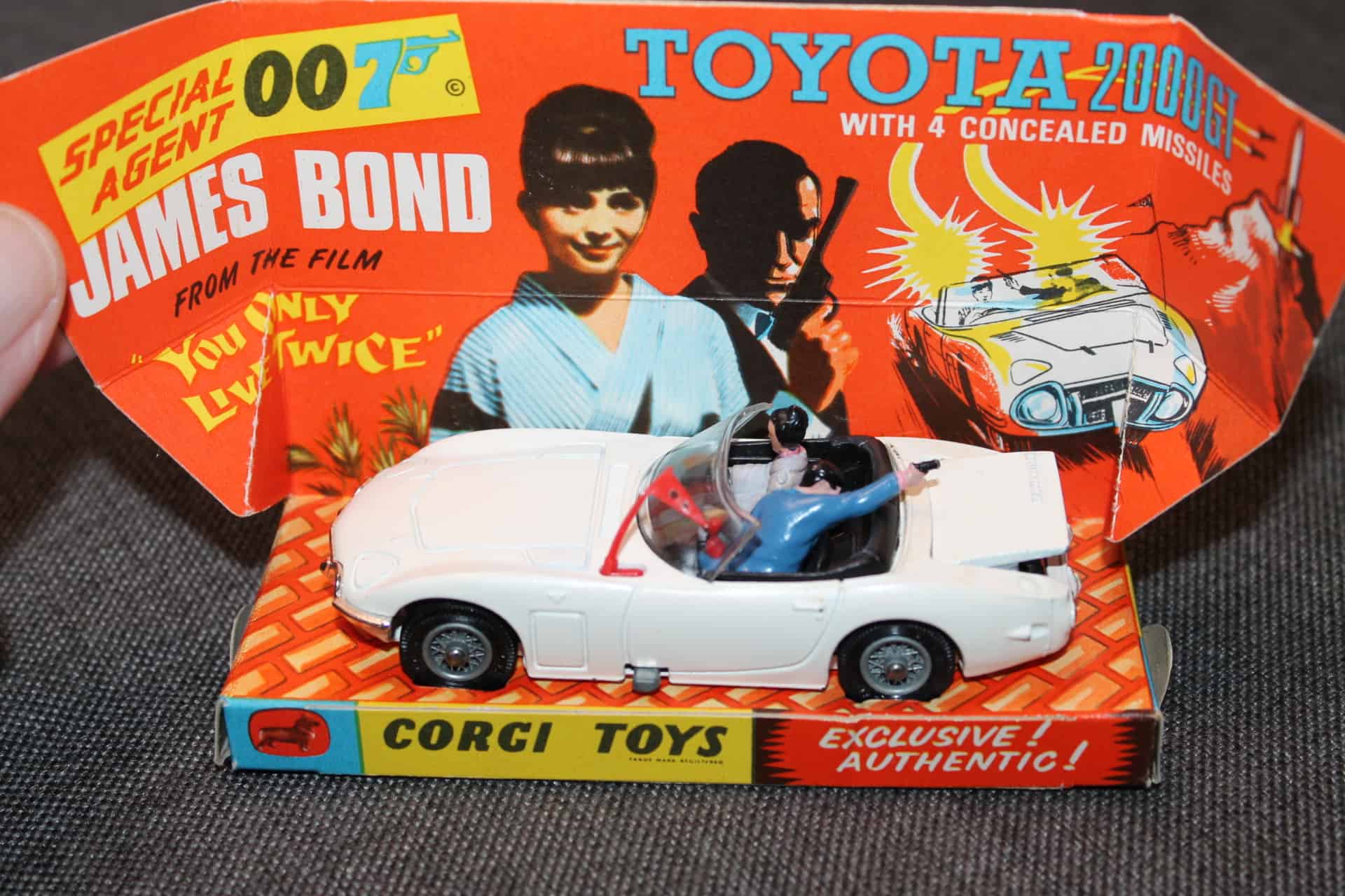 Corgi 336 James Bond Toyota 2000GT | white | Almost Mint