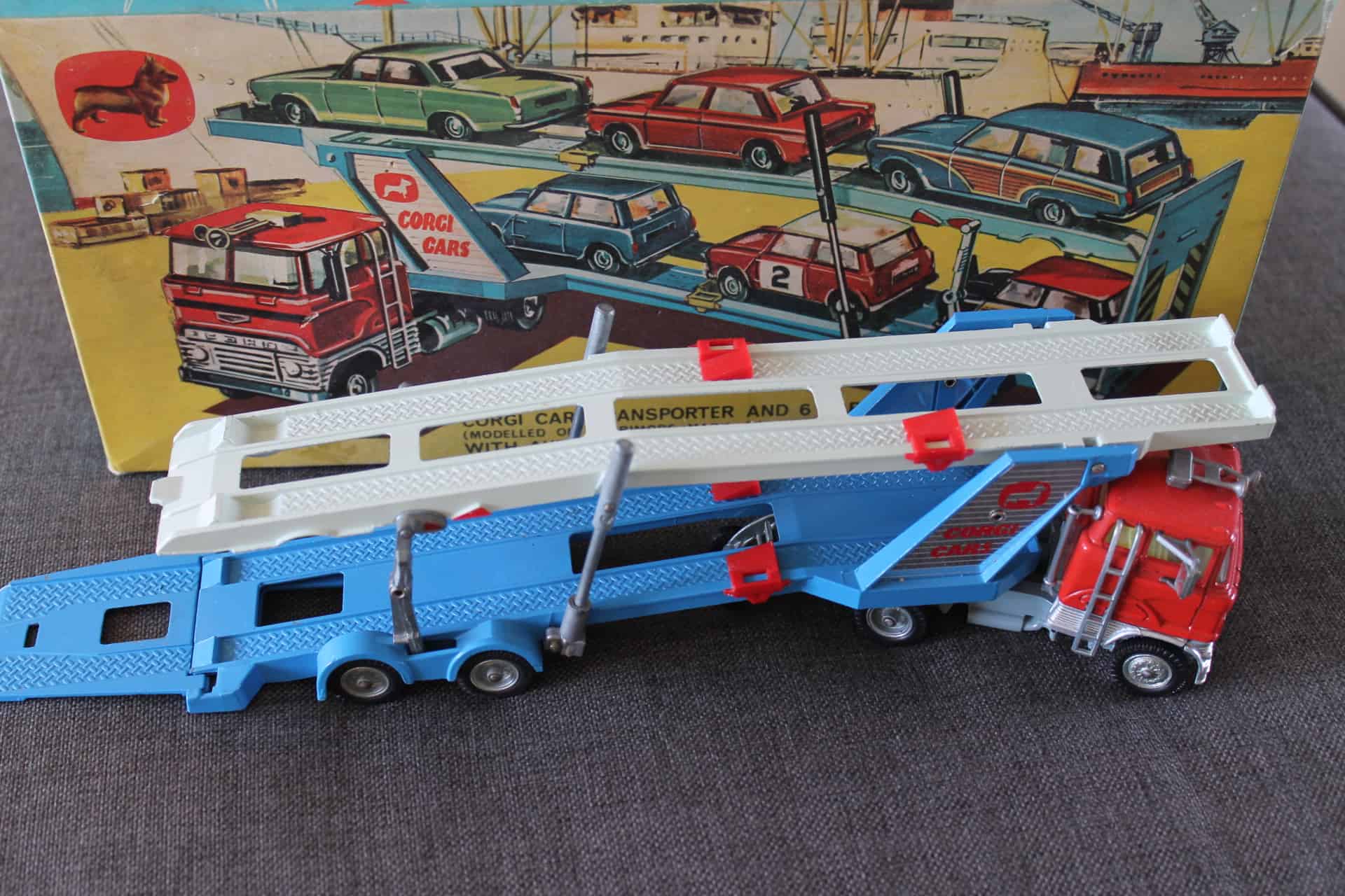 Corgi Gift Set 41 Carrimore Car Transporter with Ford Tilt Cab - Diecast