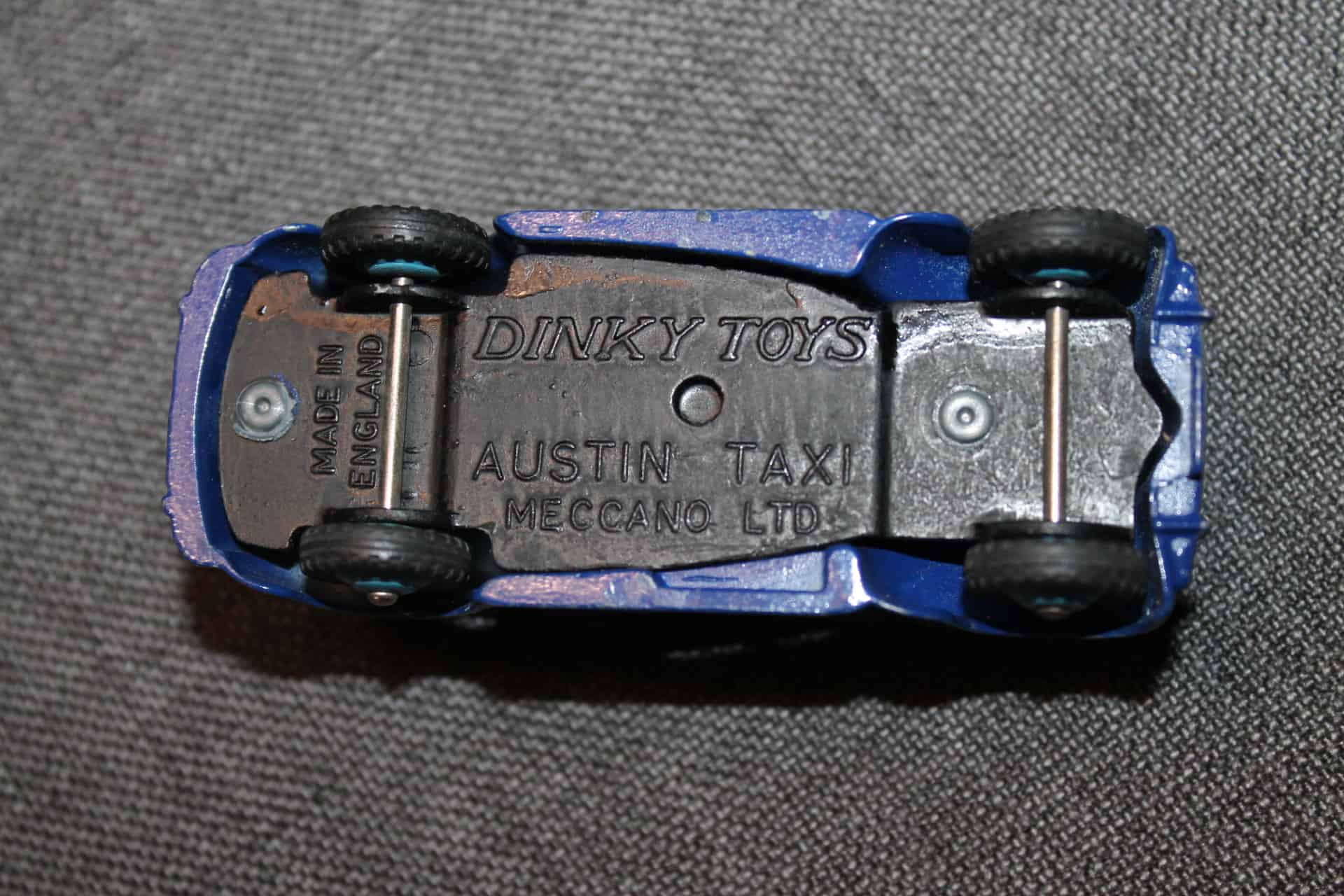 Dinky Toys 254 Austin Taxi - Diecast