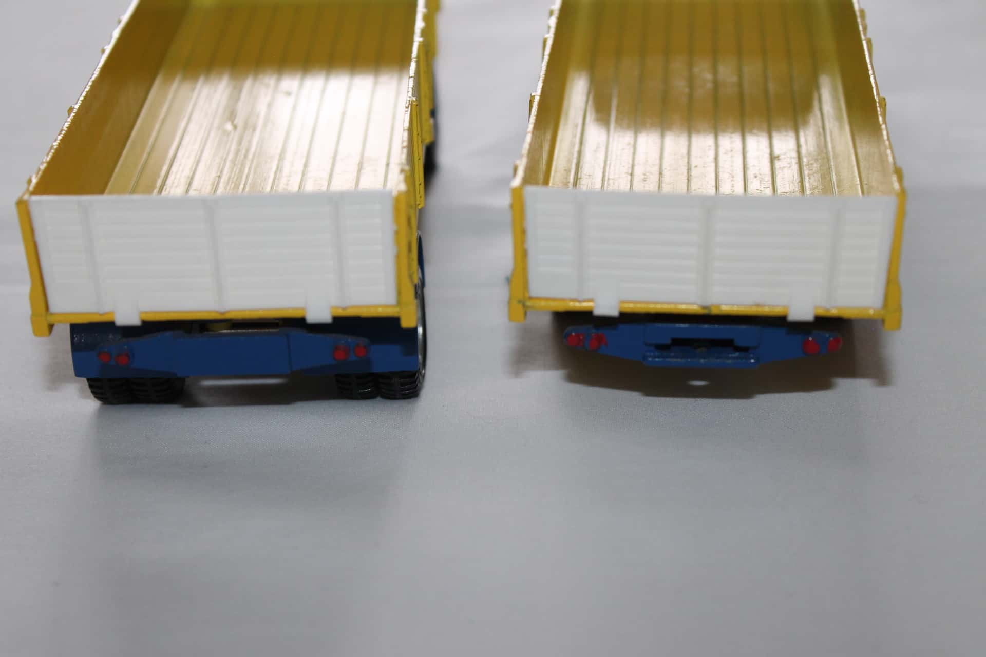 Dinky 917 Mercedes Truck & Trailer - Diecast