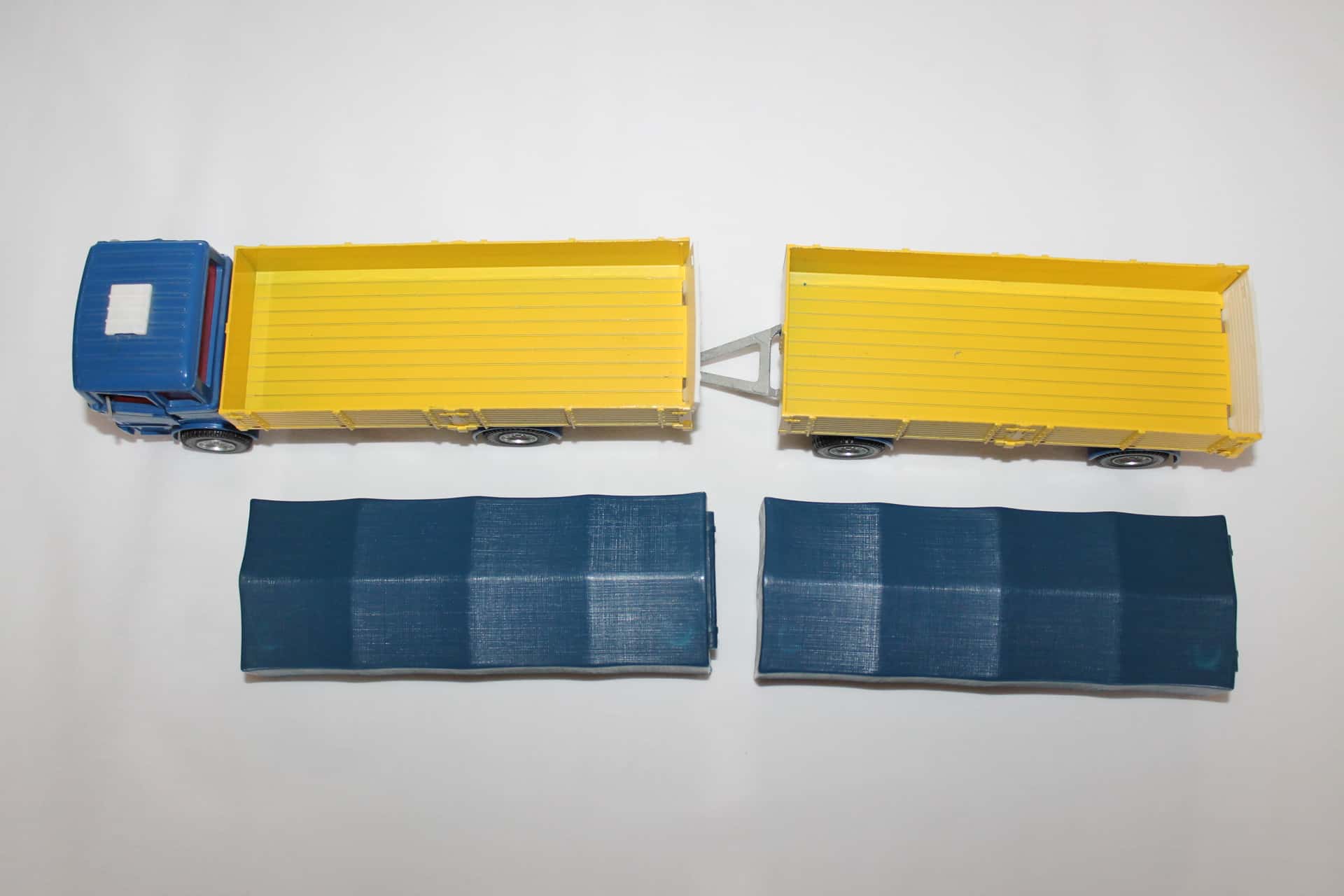 Dinky 917 Mercedes Truck & Trailer - Diecast