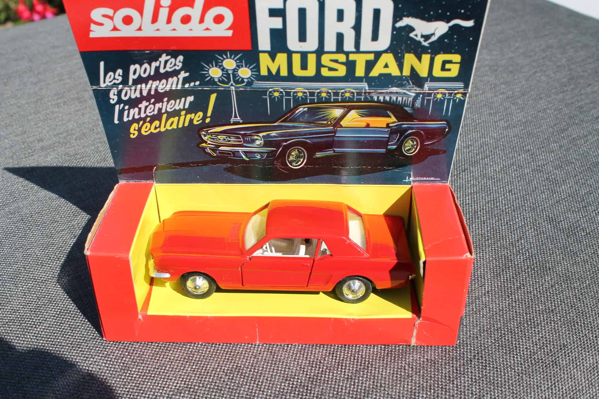 Solido Toys 147 Ford Mustang - Diecast