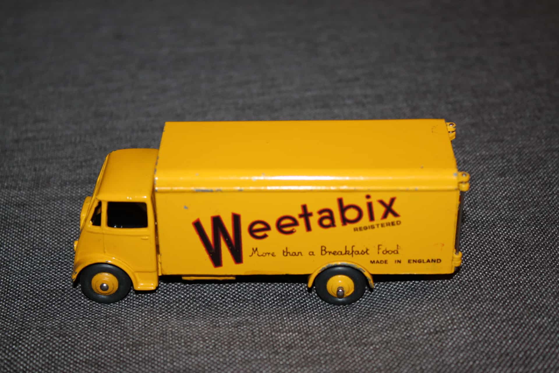 Dinky Toys 514 Guy Weetabix Van - Diecast