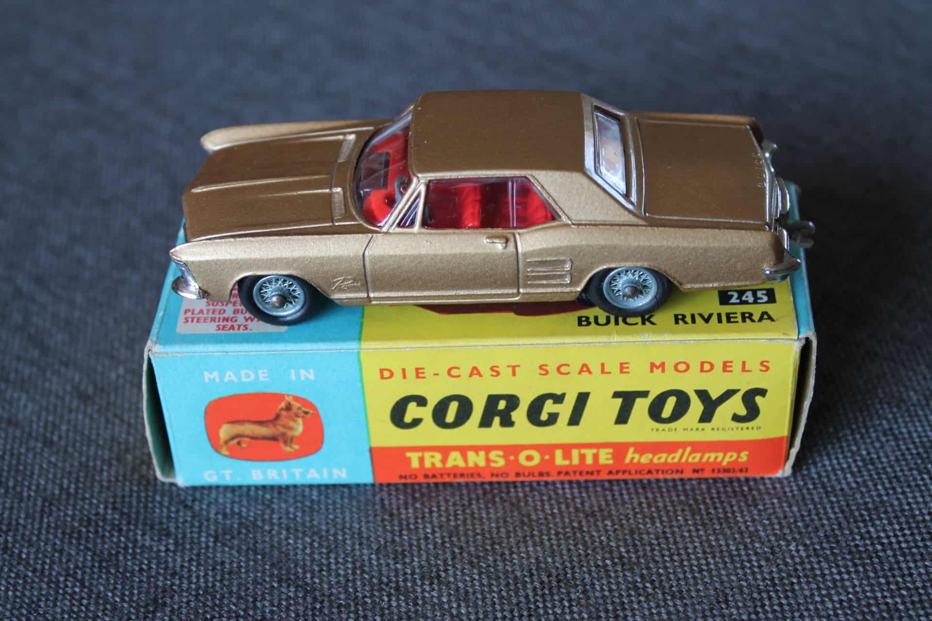 Corgi Toys 245 Buick Riviera - Diecast