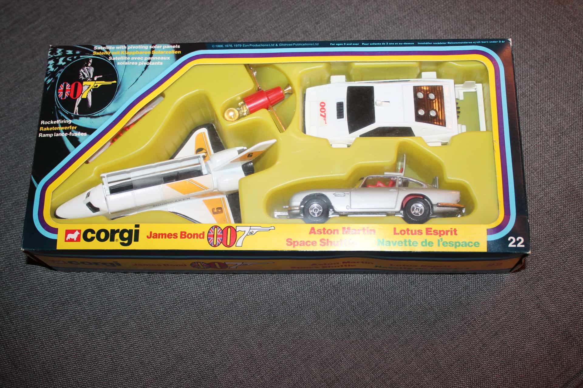 Corgi Gift Set 22 James Bond 007 - Diecast