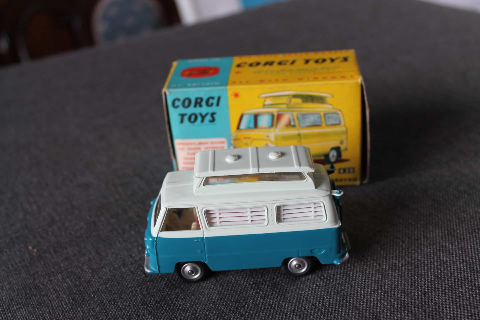 Corgi Toys 420 Ford Thames Airborne Caravan - Diecast