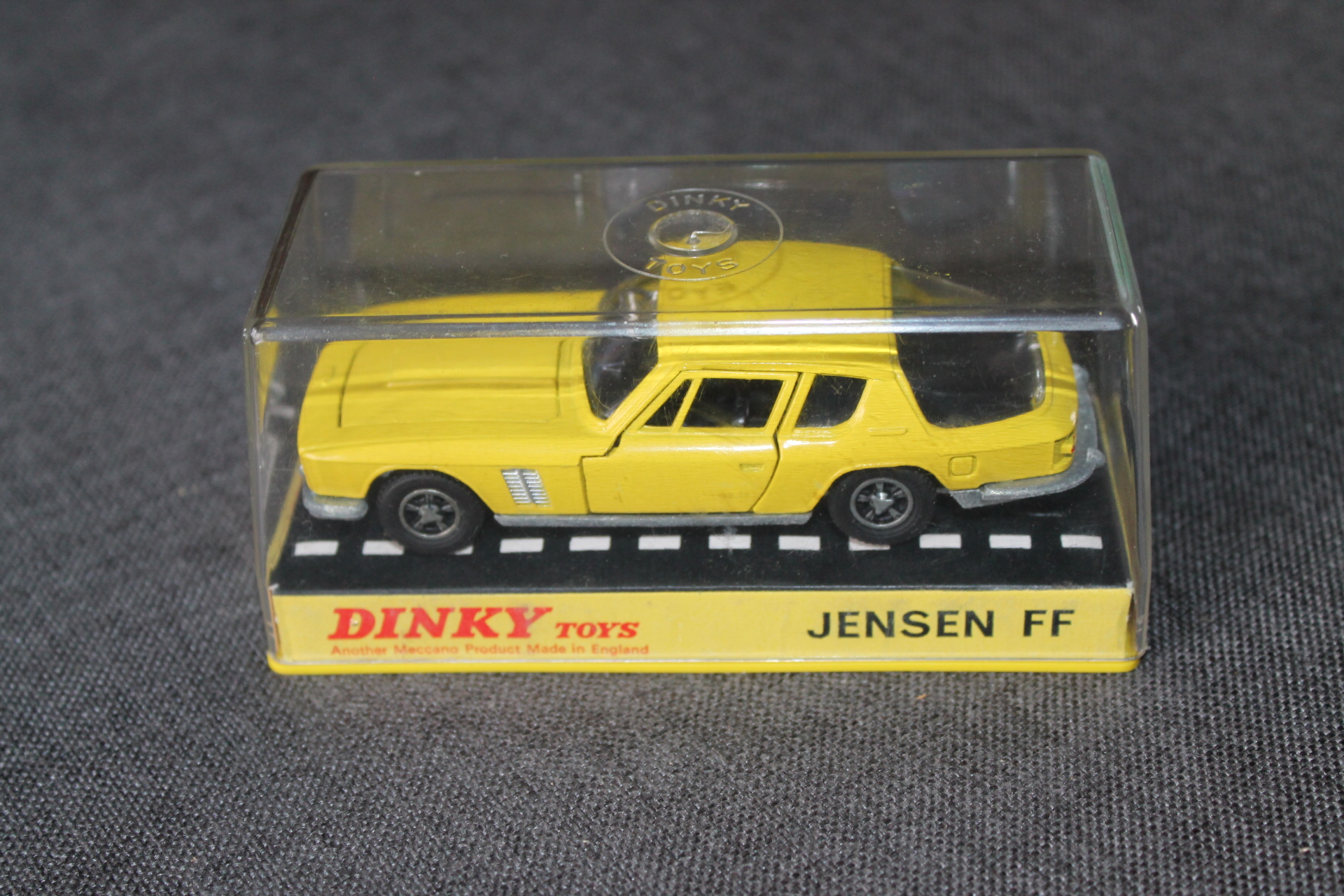 Dinky Toys 188 Jenson FF - Diecast
