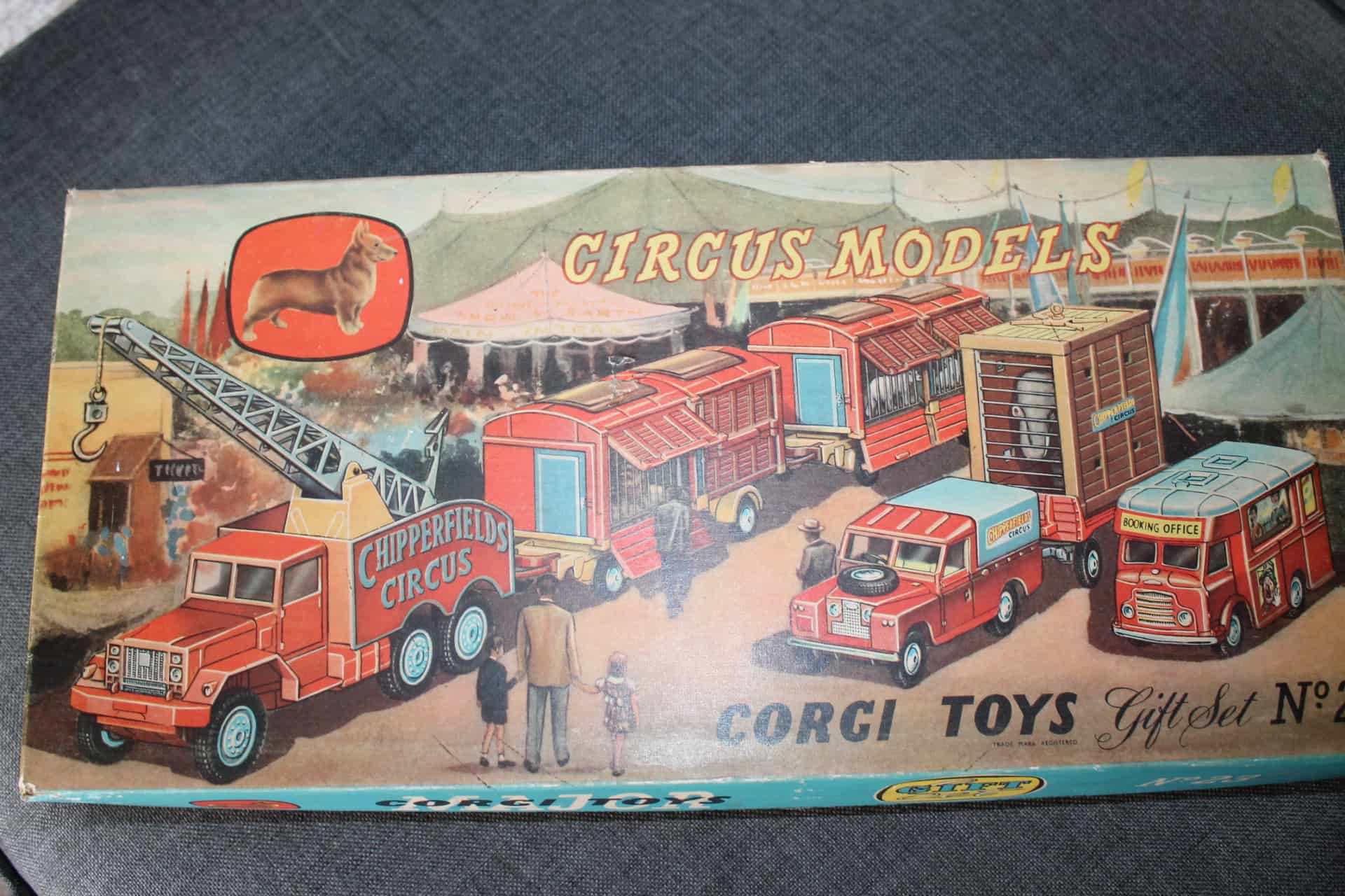Corgi 23 Chipperfields Circus Set | Almost Mint