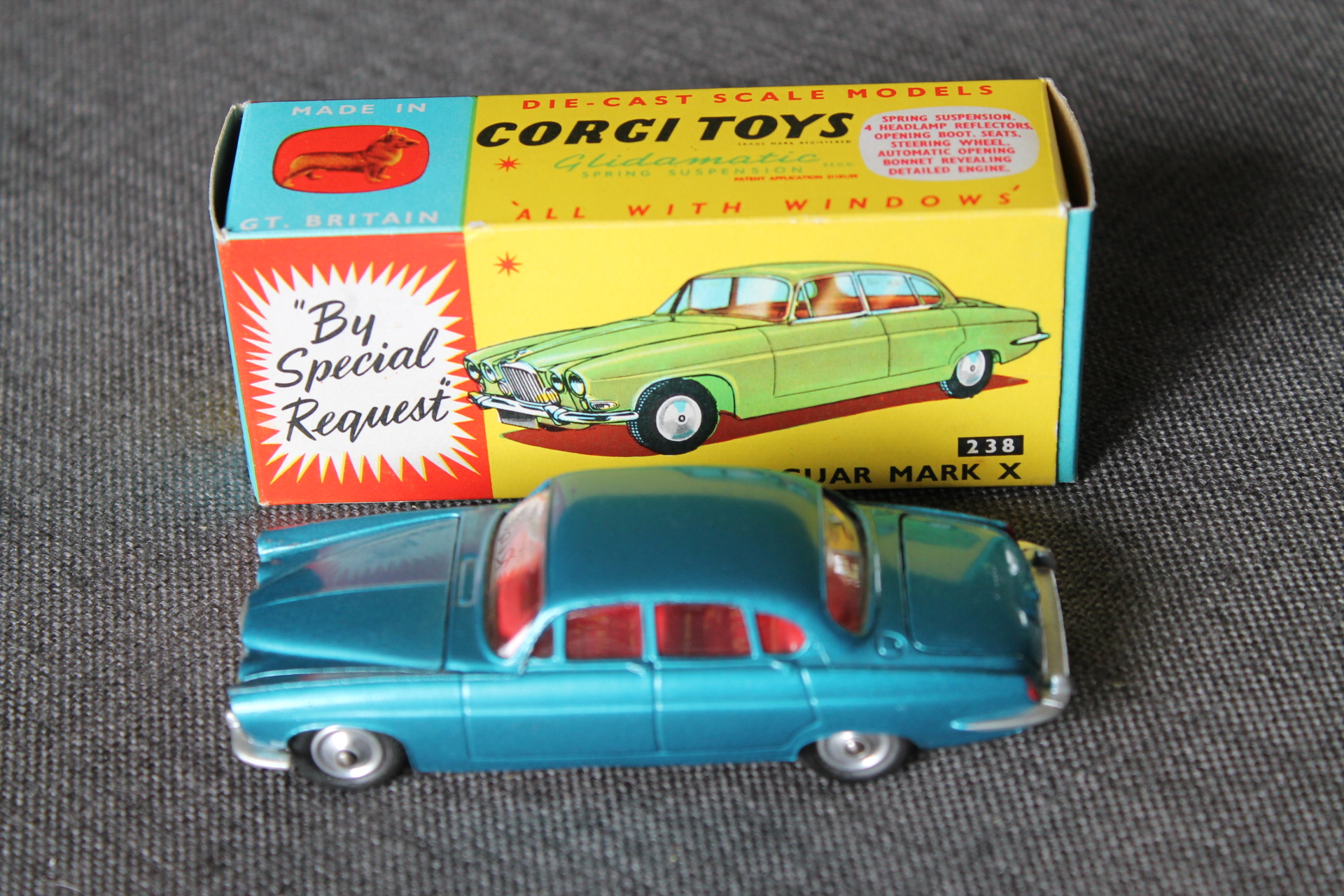 Corgi Toys 238 Jaguar Mark X - Diecast