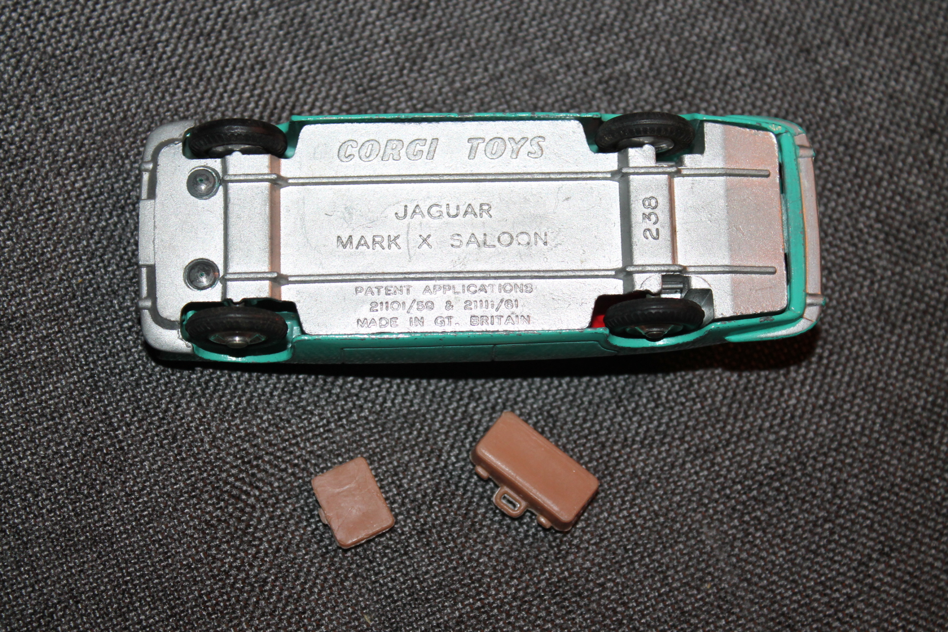 Corgi Toys 238 Jaguar Mark X - Diecast