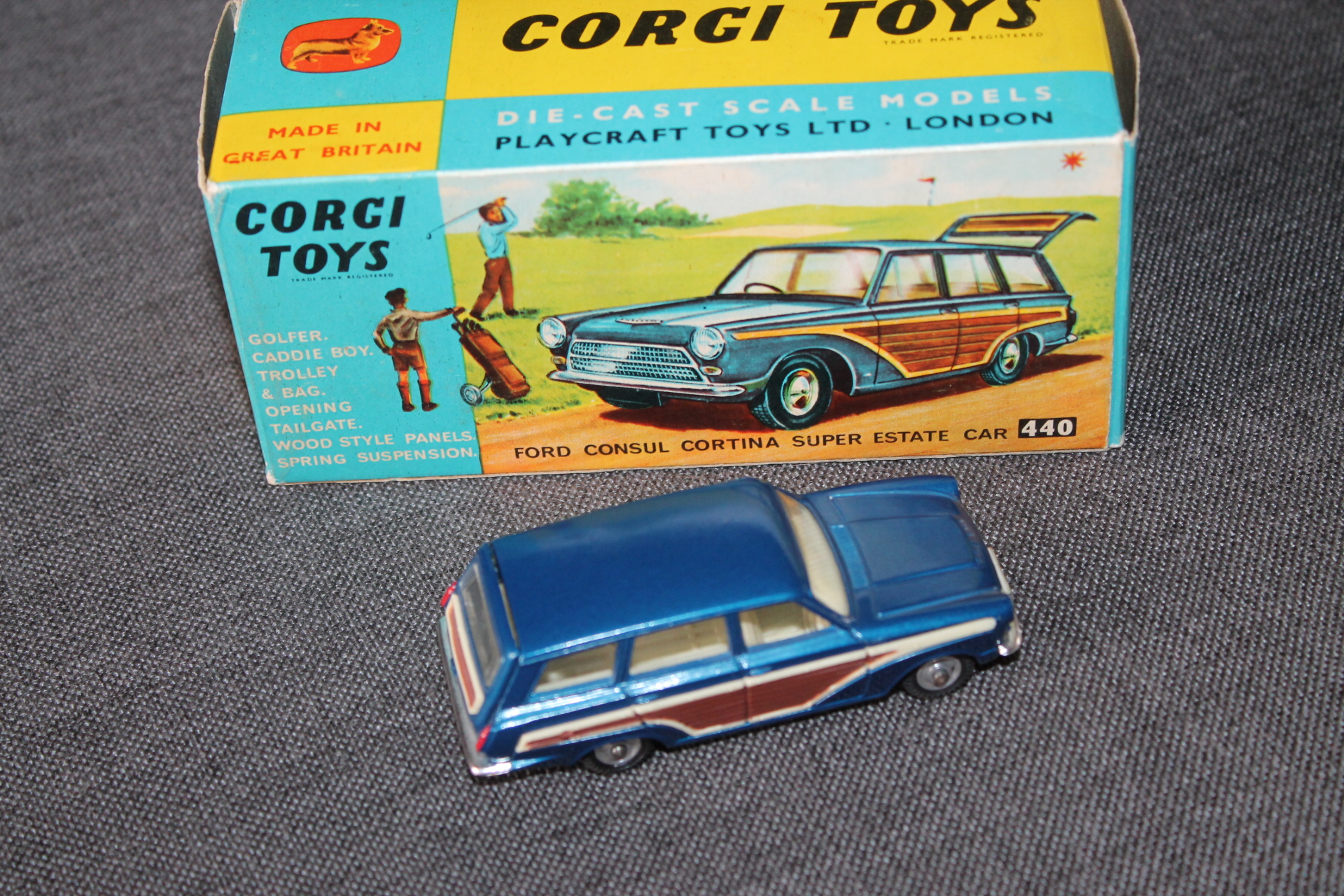 Corgi Toys 440 Ford Consul Cortina Golf Set - Diecast