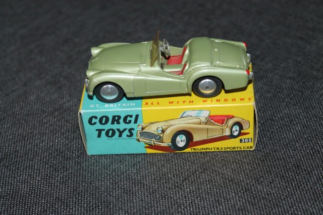 Corgi Toys 305 Triumph TR3 - Diecast
