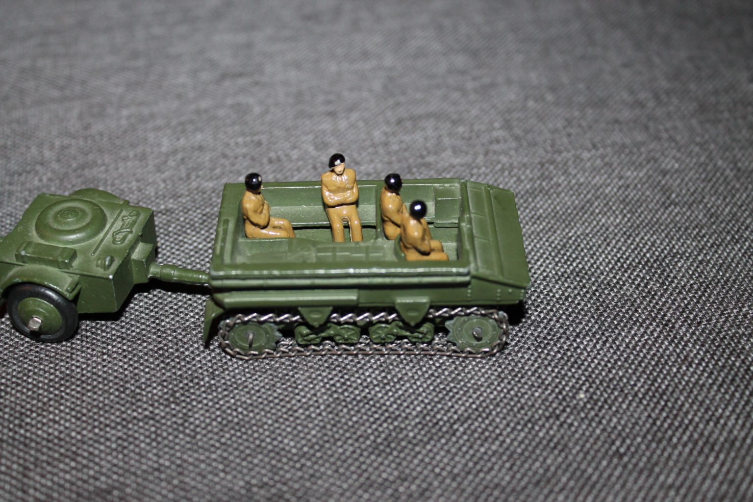 Dinky Toys 162 18 Pounder Field Gun Set - Diecast