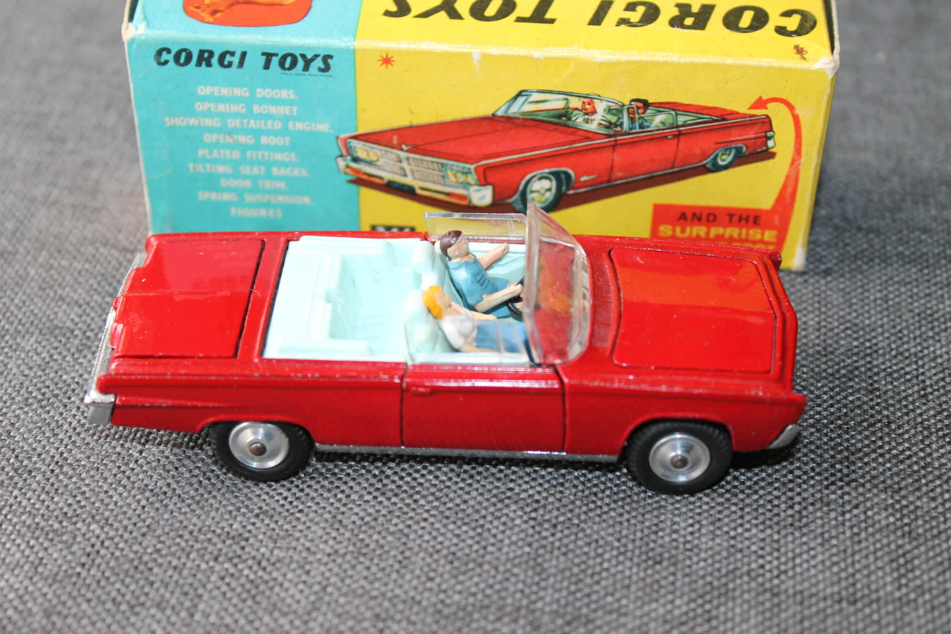 Corgi Toys 246 Chrysler Imperial - Diecast