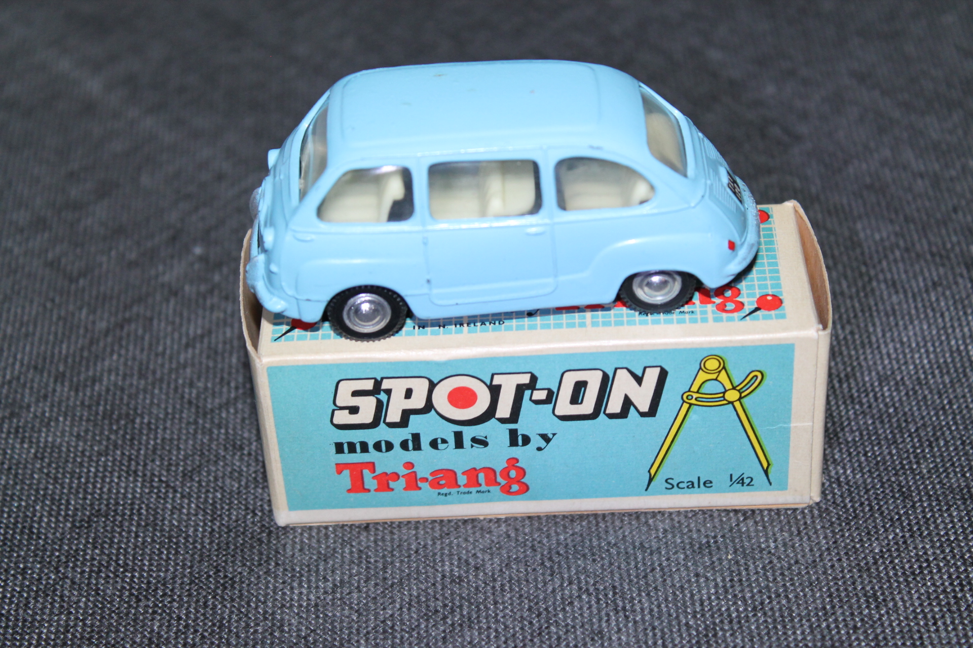 Spot-on Toys 120 Fiat Multipla - Diecast
