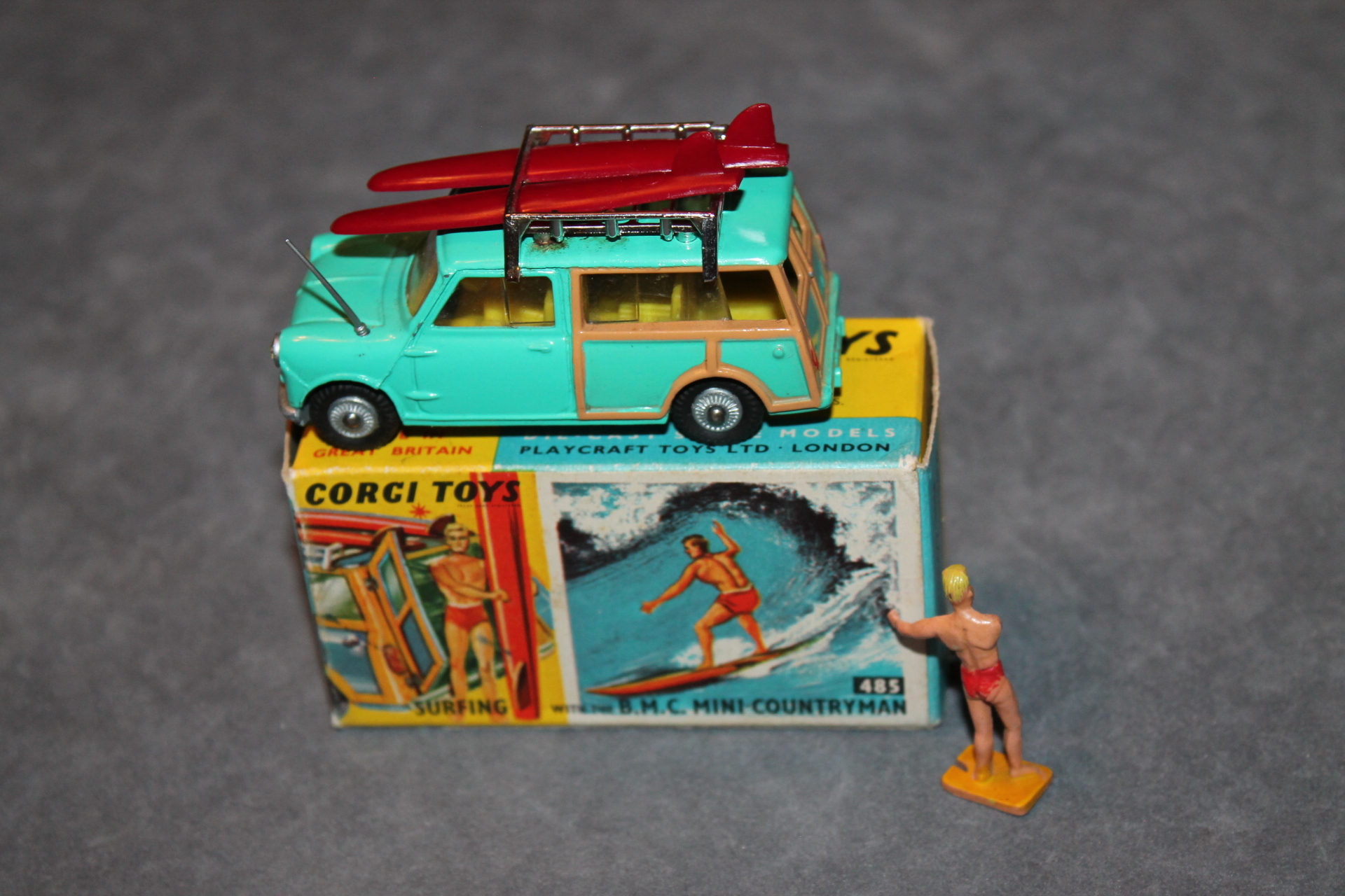 Corgi 485 Austin Mini Countryman 'Surfing' Cast Wheels
