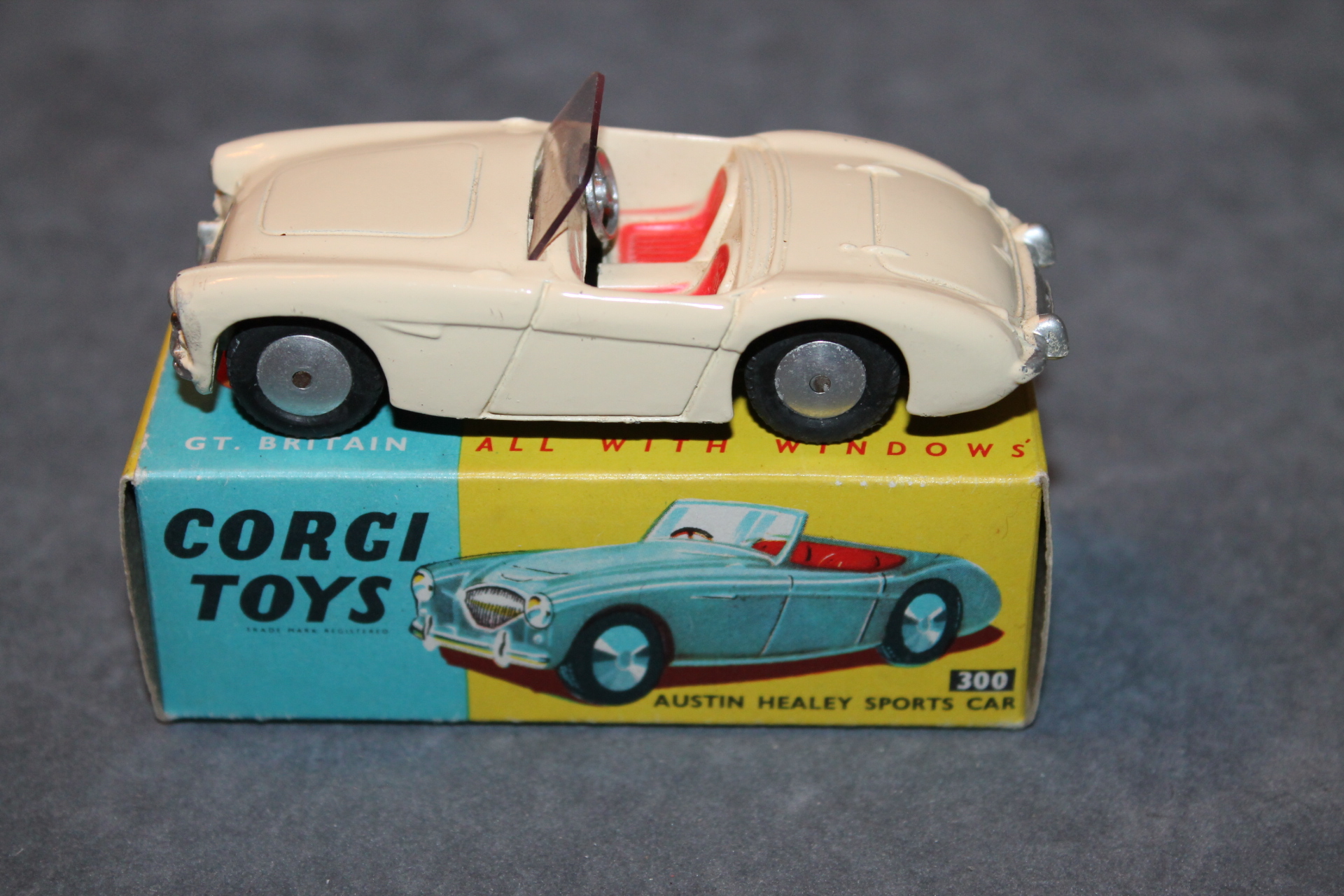 Corgi Toys 300 Austin Healey - Diecast