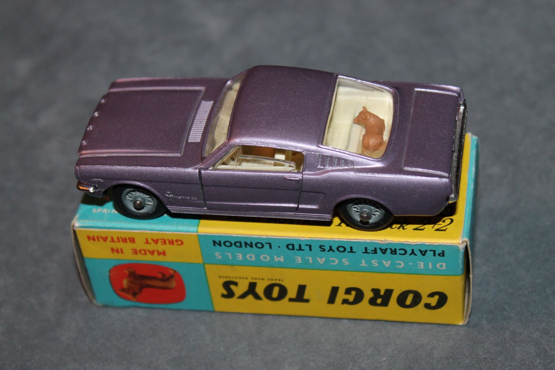 Corgi Toys 320 Ford Mustang - Diecast