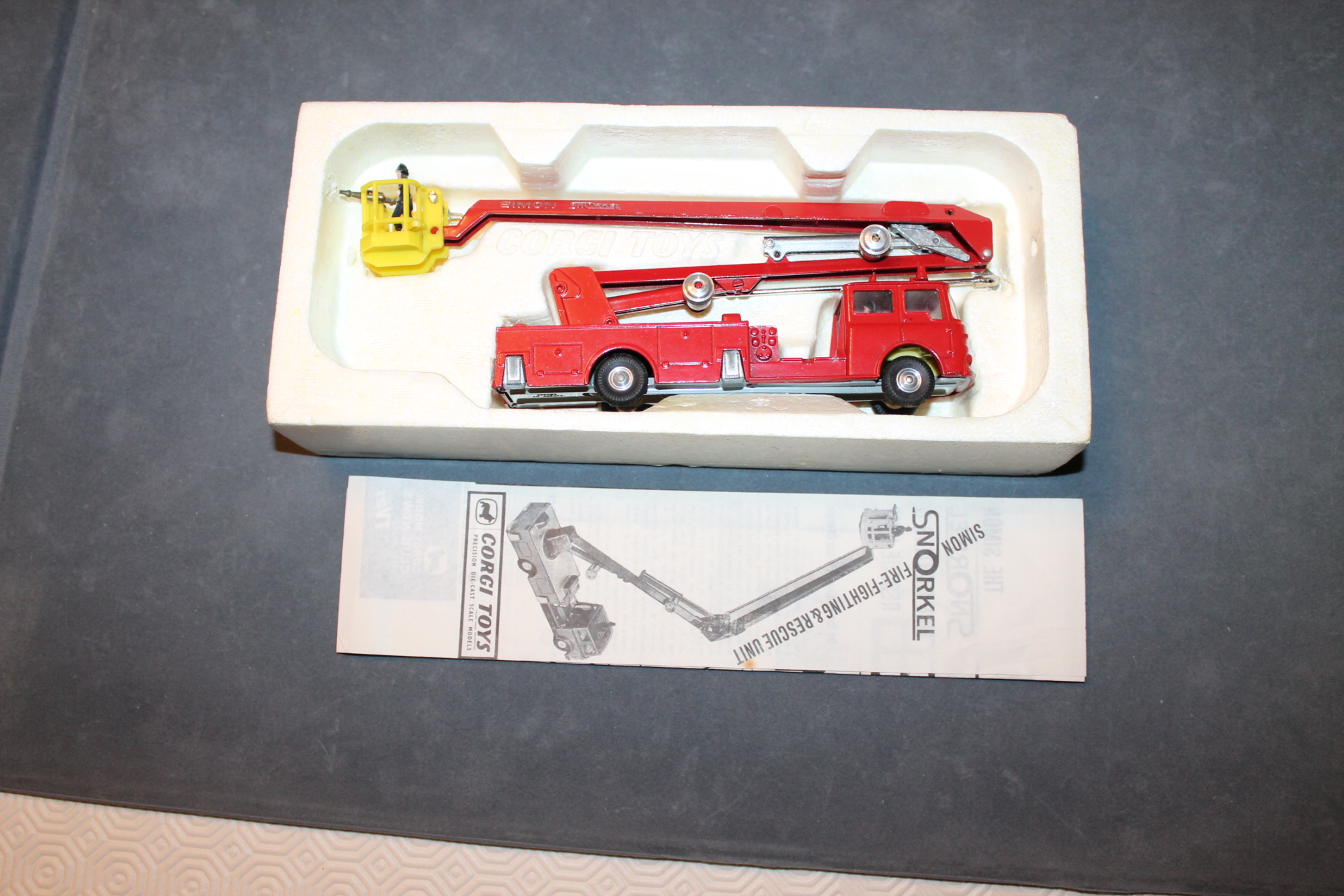 Corgi Toys 1127 Simon Snorkel Fire Engine - Diecast