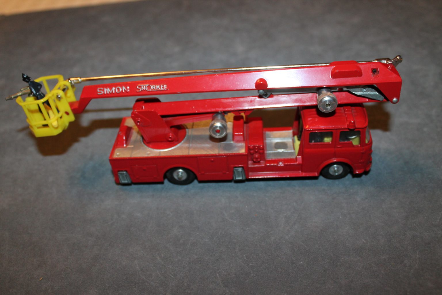 Corgi Toys 1127 Simon Snorkel Fire Engine - Diecast