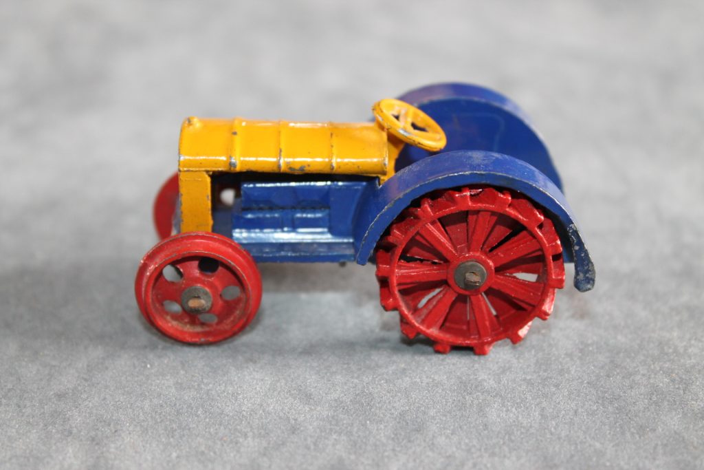 Dinky 22E Farm Tractor. Pre-War | violet blue | Near Mint