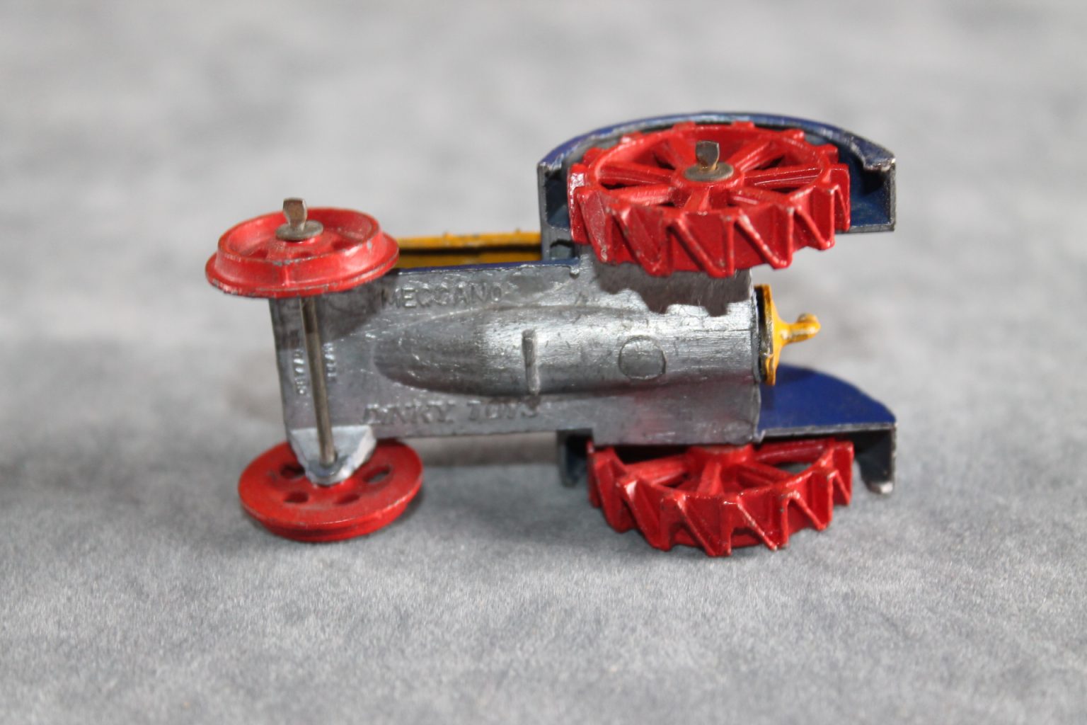Dinky 22E Farm Tractor. Pre-War | violet blue | Near Mint