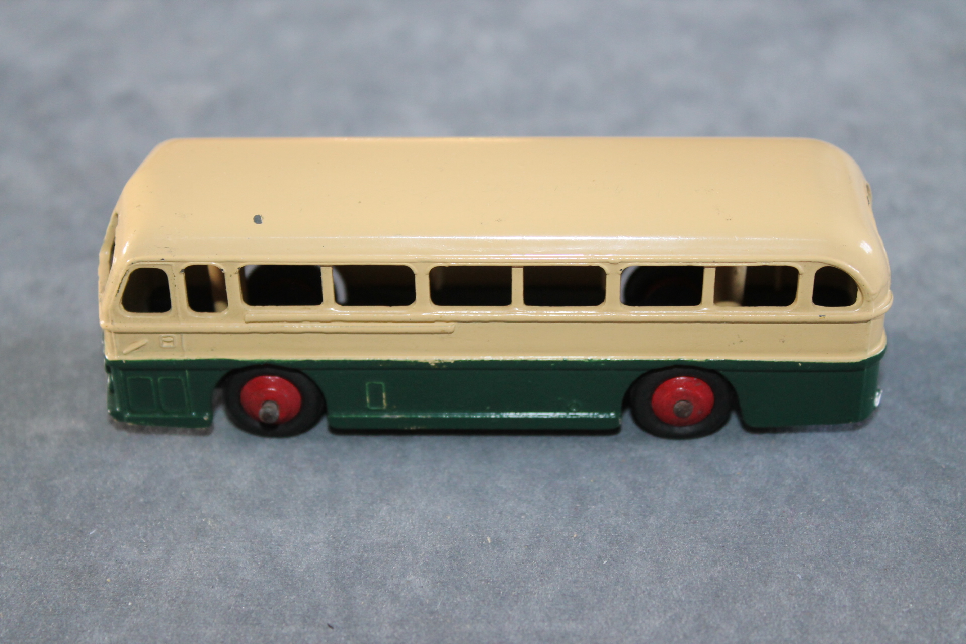 Dinky Toys 029H/282 Duple Roadmaster Coach - Diecast