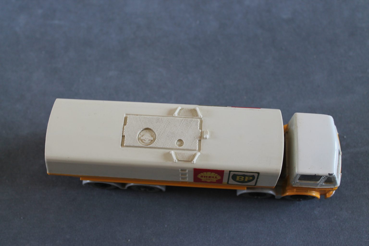 Dinky Toys 944 Leyland Shell B.P. Fuel Tanker - Diecast