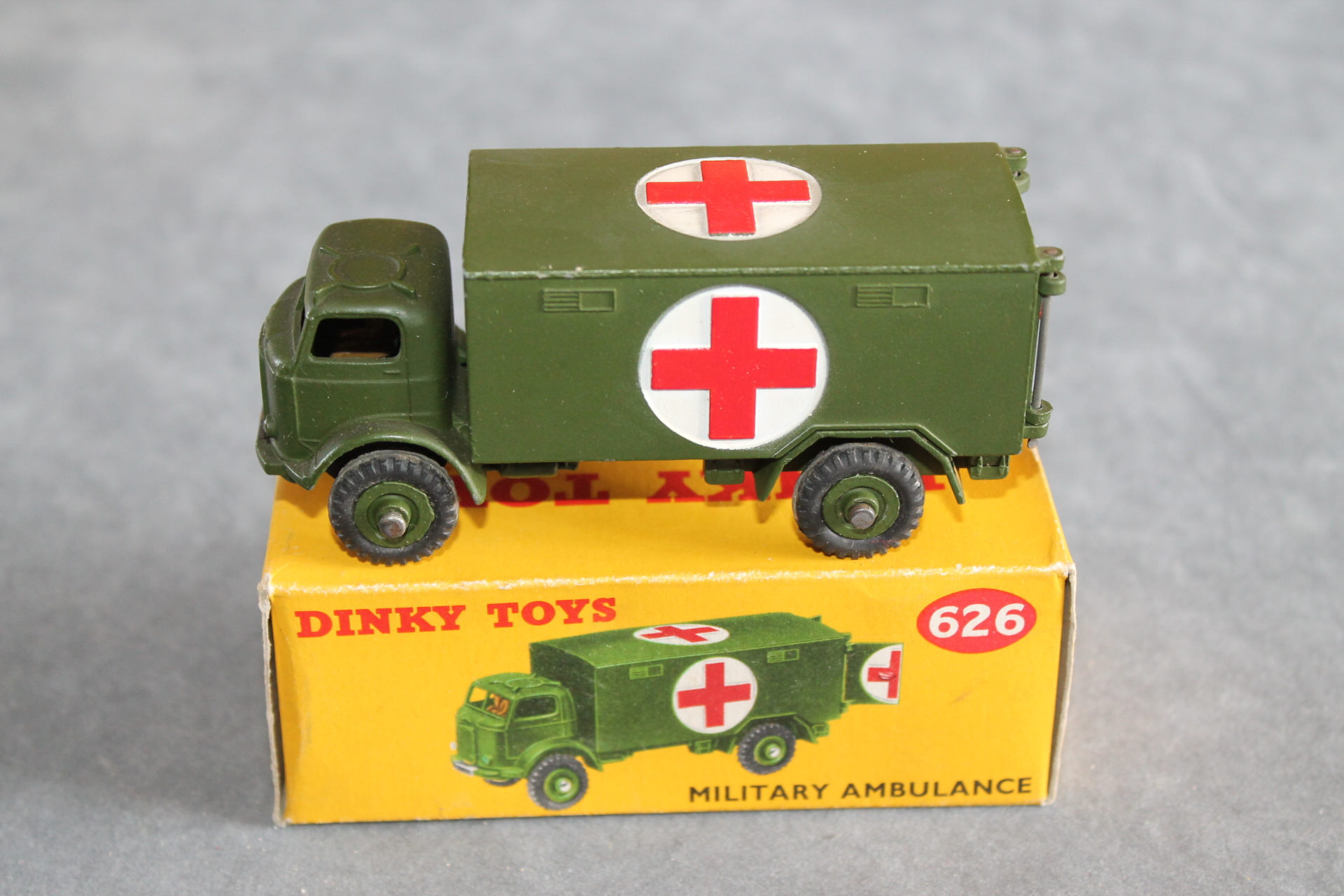 Dinky Toys 626 Army Ambulance - Diecast