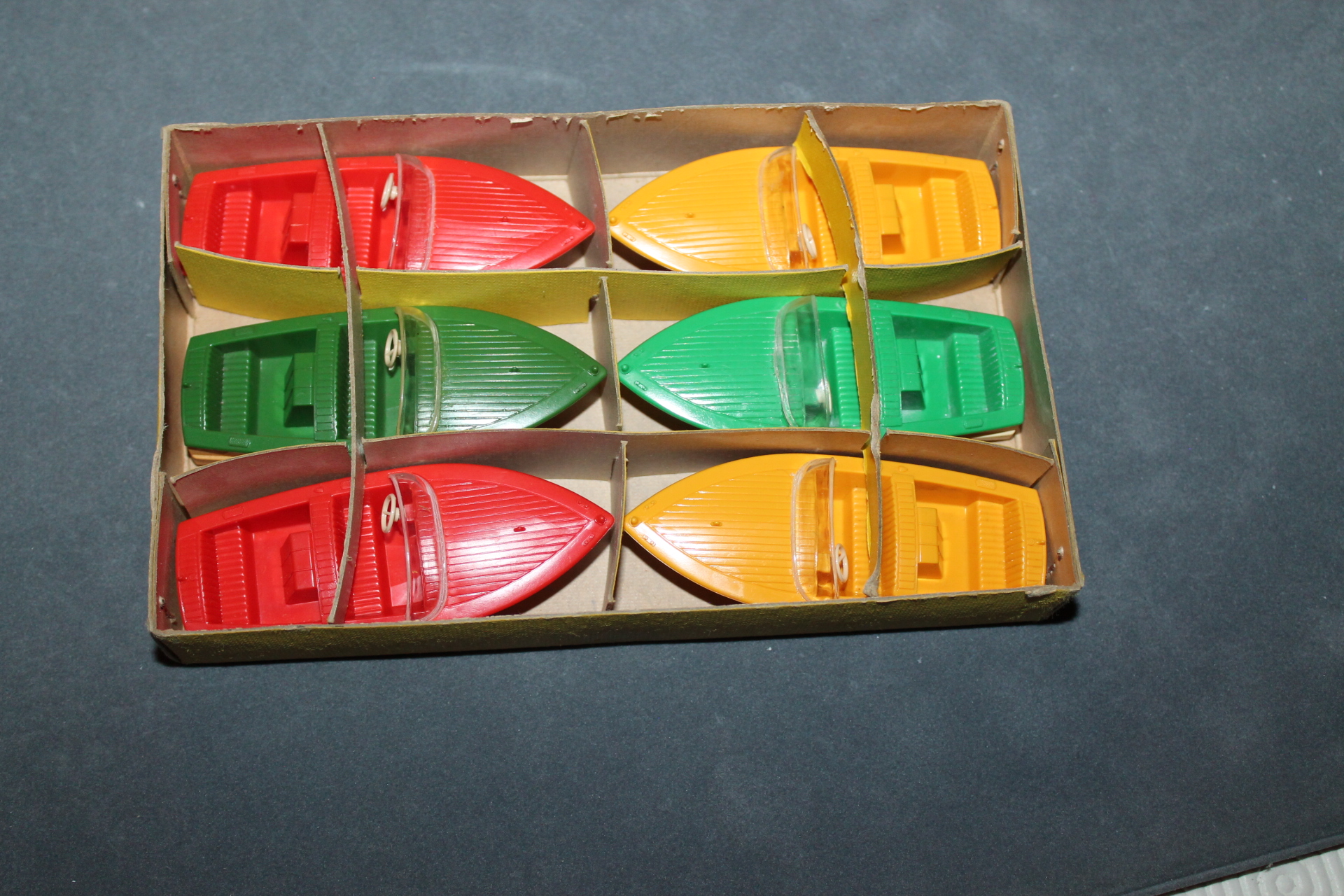 Dinky Toys 797 Trade Box x Six Healey Sports Boats - Diecast