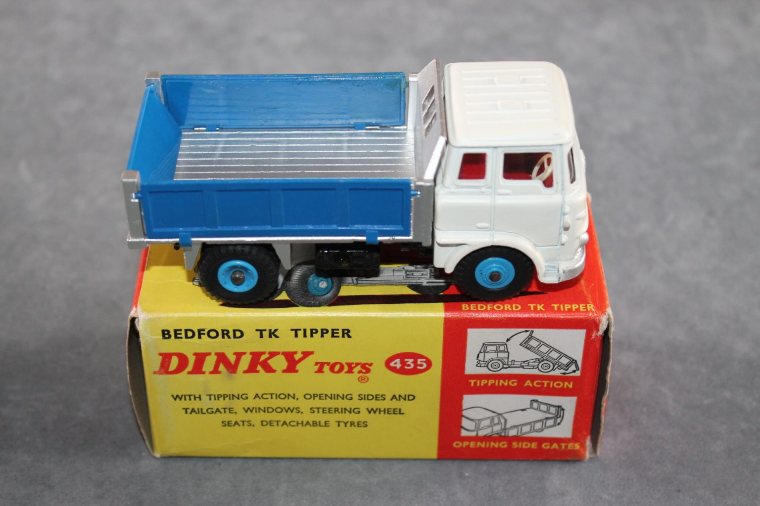 Dinky Toys 435 Bedford TK Tipper - Diecast