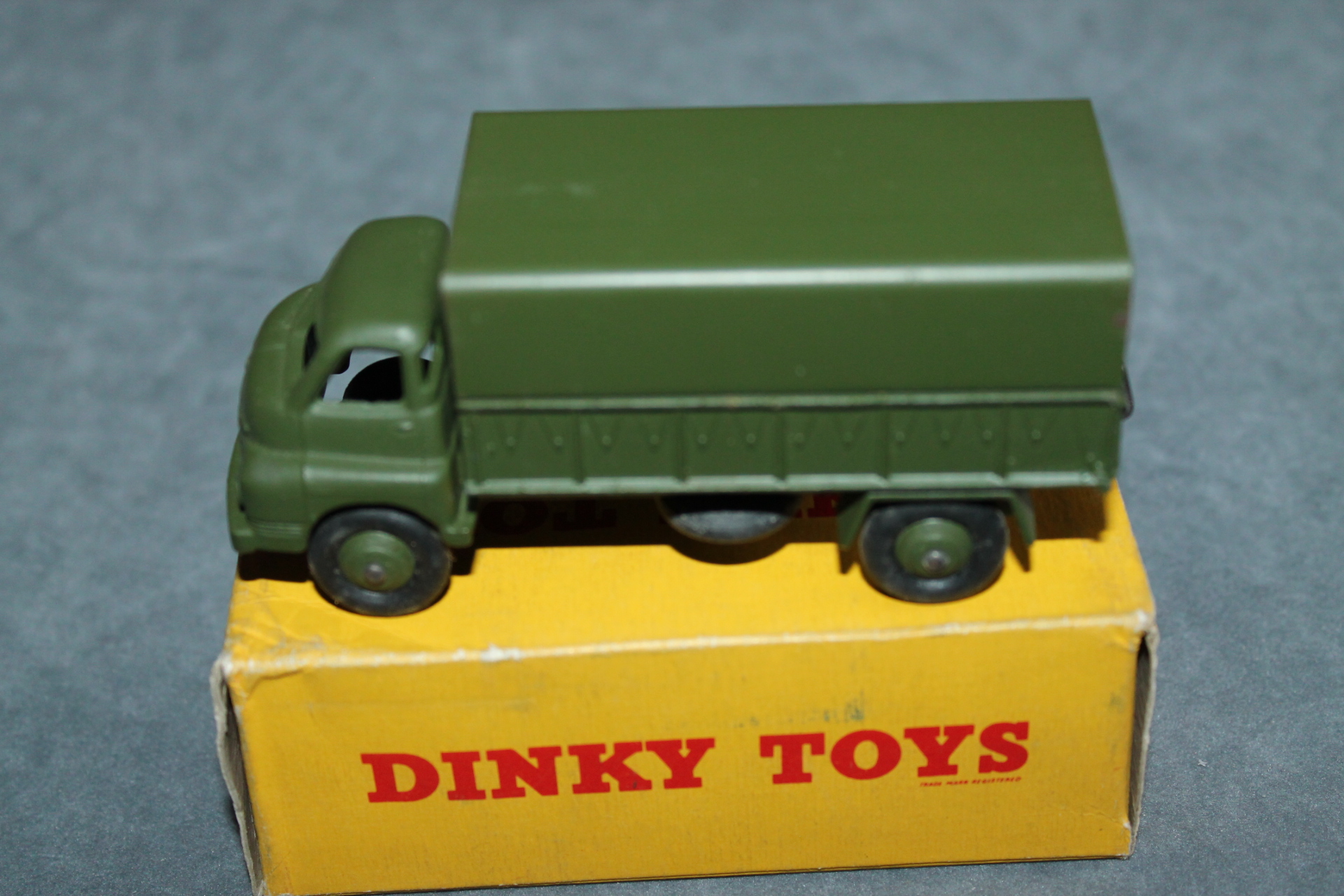 Dinky Toys 621 3-Ton Army Wagon - Diecast