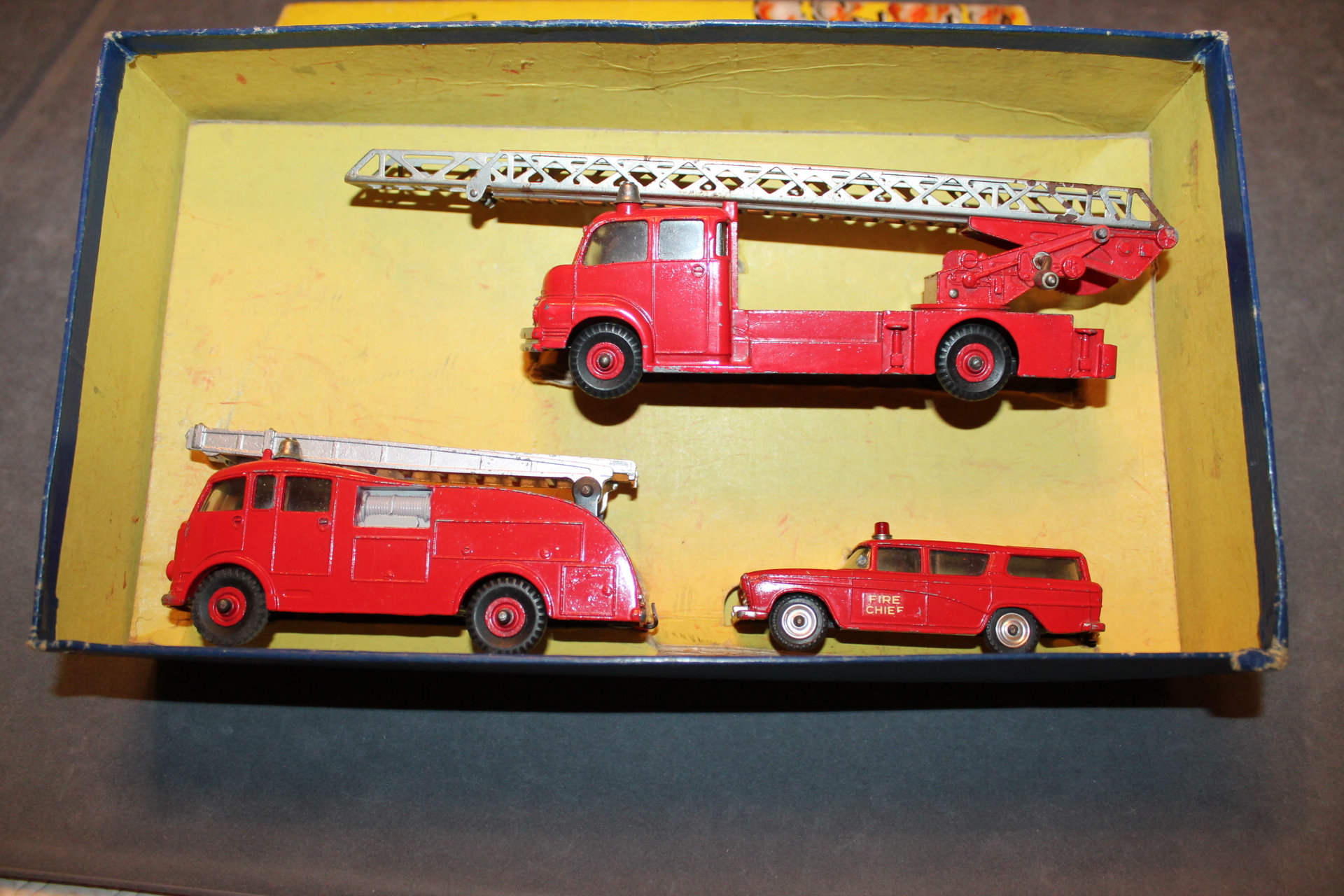 Dinky Toys 957 Fire Service Set - Diecast