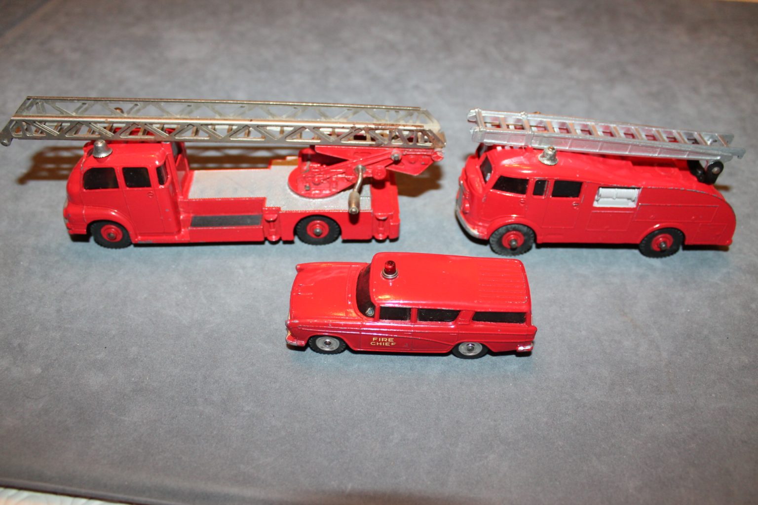 Dinky Toys 957 Fire Service Set - Diecast
