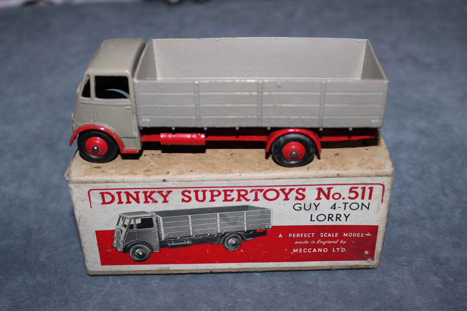 Dinky 511 Guy Wagon | variation is in taupe body and cab
