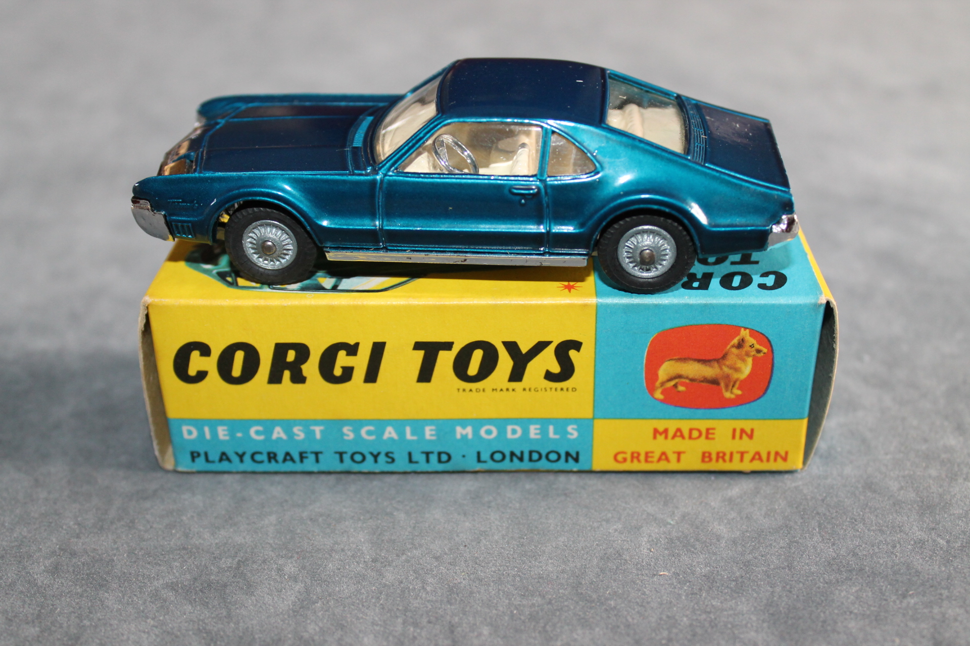 Corgi Toys 264 Oldsmobile Tornado - Diecast