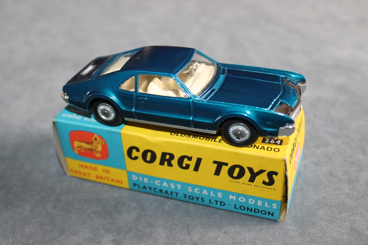 Corgi Toys 264 Oldsmobile Tornado - Diecast