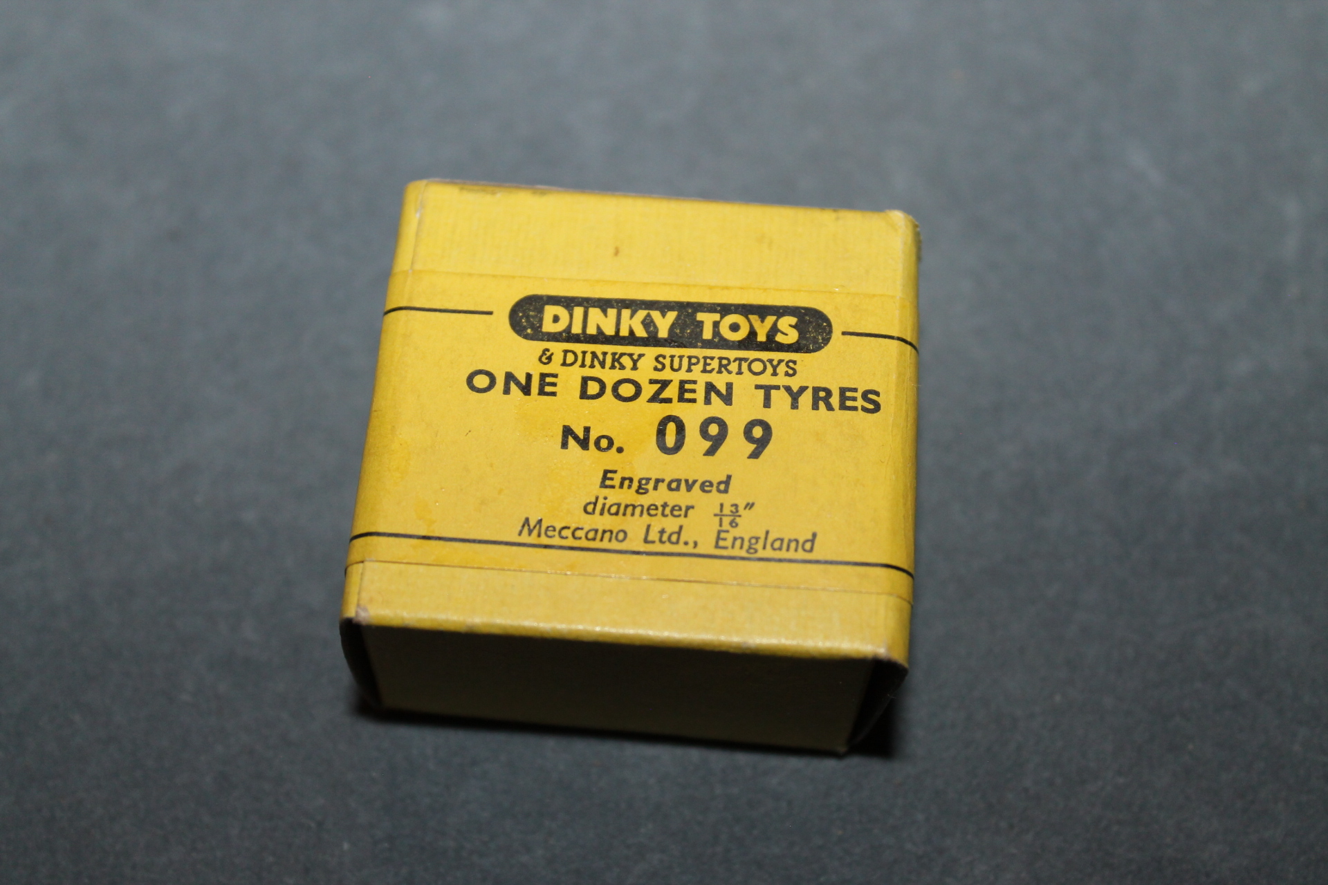 Dinky 089 Full Sealed Box x12 Black Tyres 49/64 (19mm)