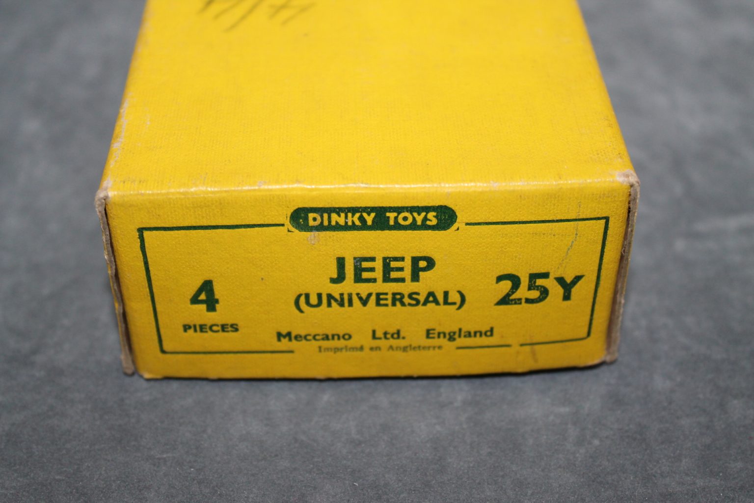 Dinky 025Y Full Trade Box Universal Jeeps | red