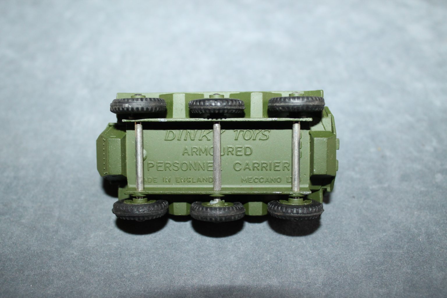 Dinky Toys 676 Armoured Personnel Carrier - Diecast