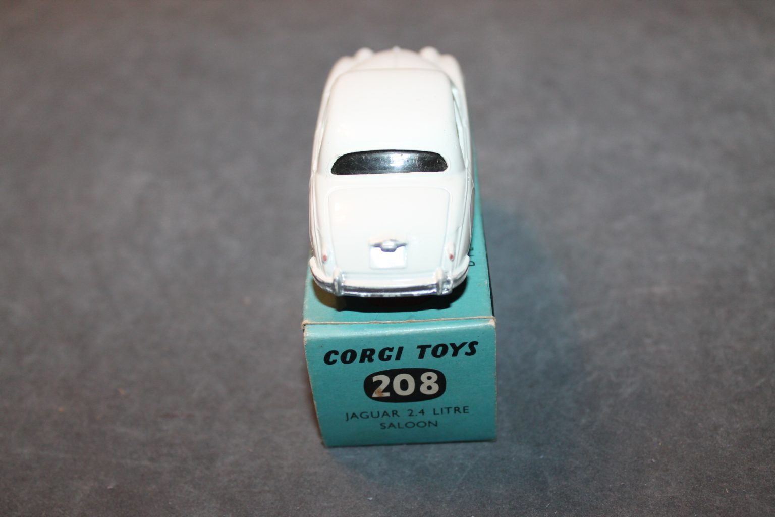 Corgi 208 Jaguar 2.4 litre | White | Mint