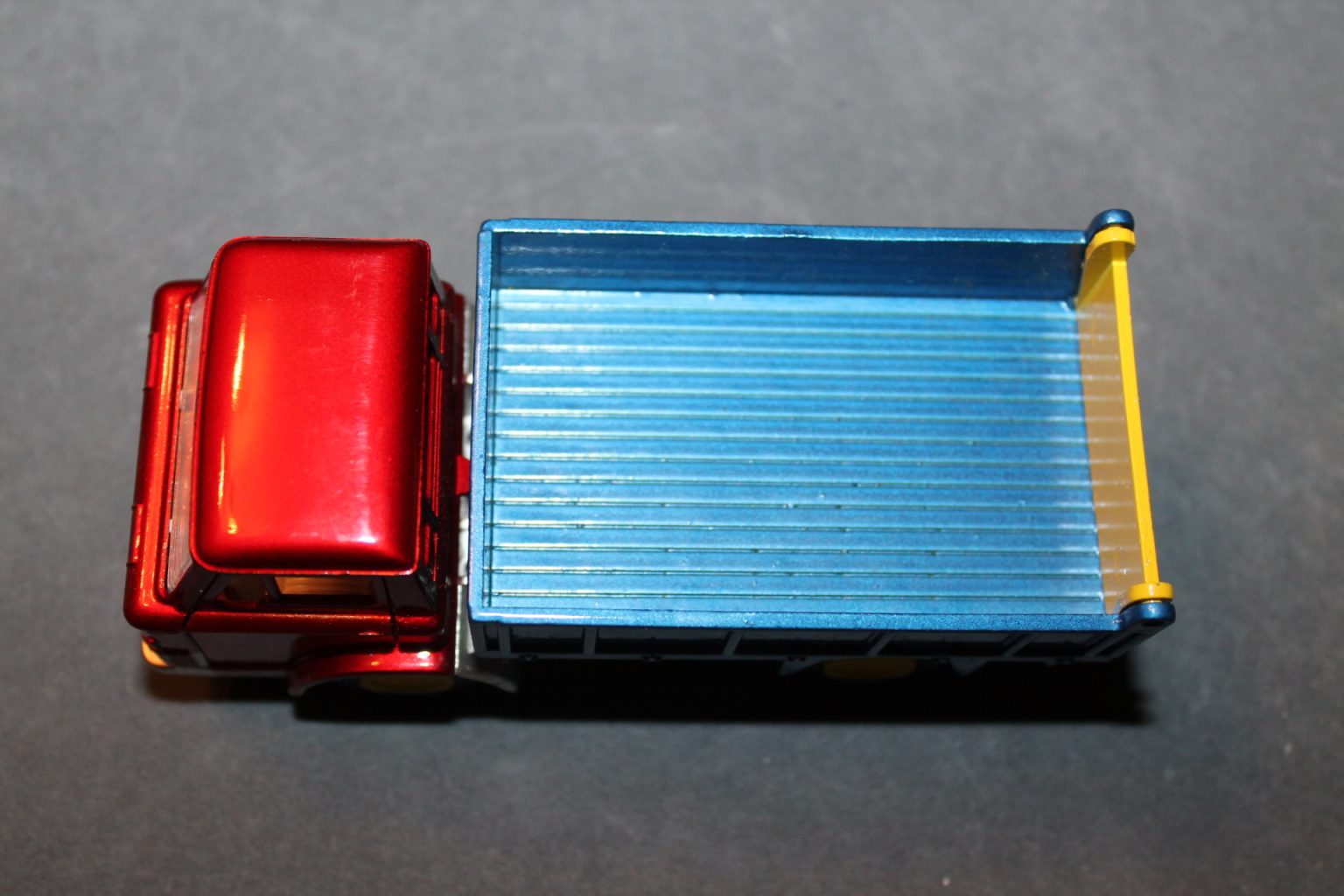 Dinky Toys 438 Ford D800 Tipper Truck - Diecast