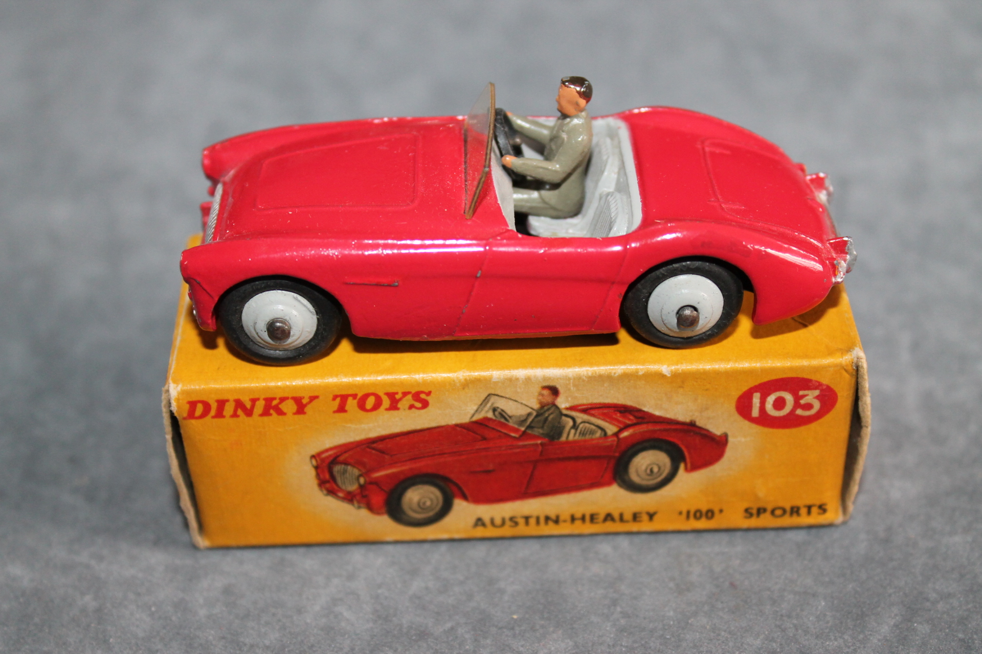 Dinky Toys 103 Austin Healey 100 Tourer - Diecast