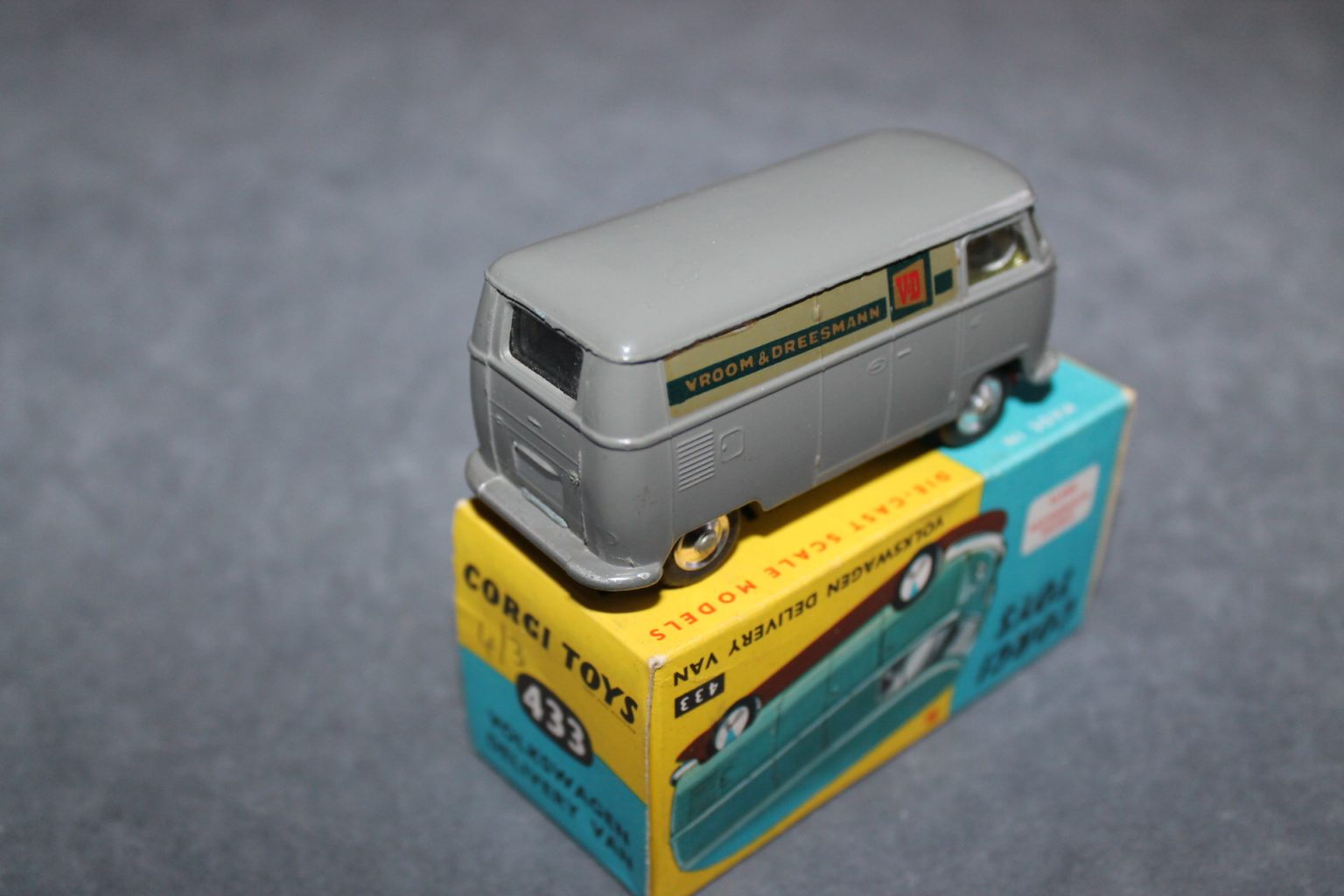 Corgi Toys 433 Volkswagen Delivery Van 'Vroom & Dreesmann' - Diecast