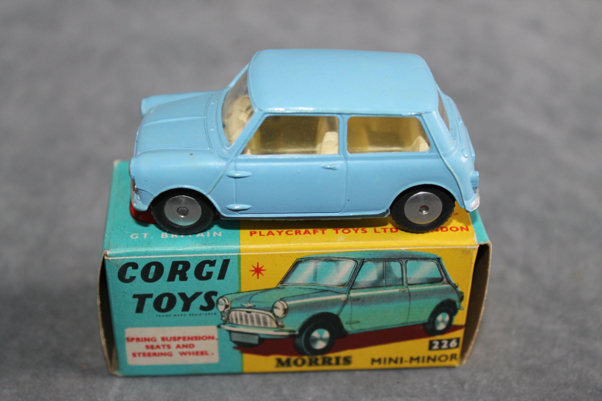 Corgi Toys 226 Morris Mini-Minor - Diecast