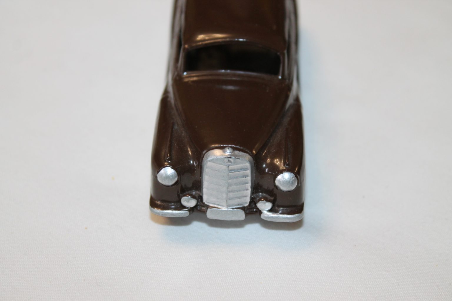 Marklin 8003 Mercedes Benz Saloon 300 | deep chocolate brown